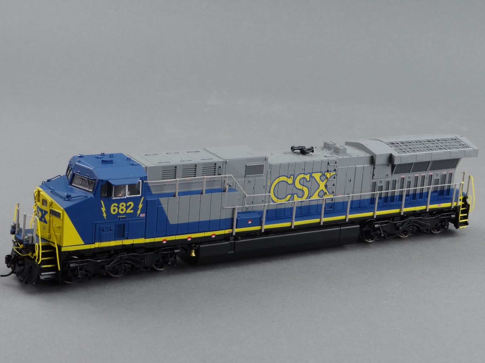 HO BLI 687 Broadway Limited CSX GE AC6000CW Diesel Engine #682