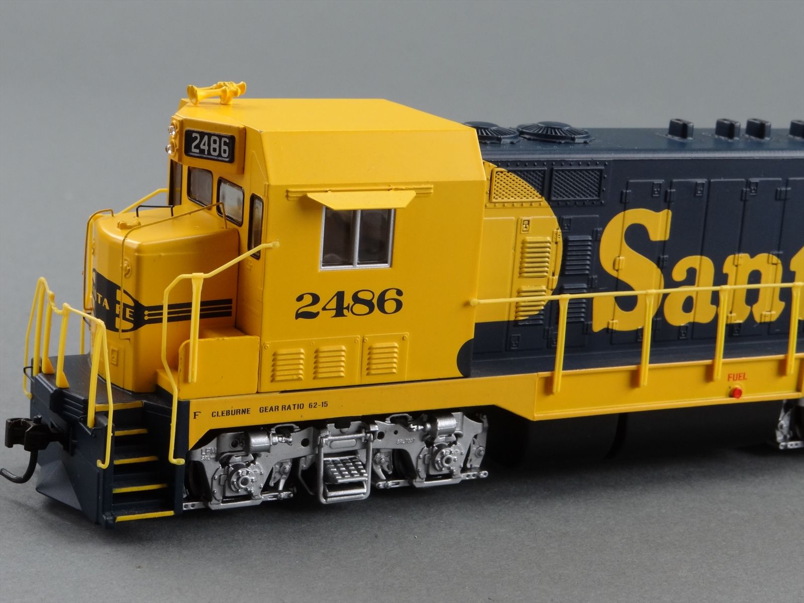 HO Scale Athearn 91536 ATSF Santa Fe CF7 Angled Cab Diesel Engine #2486 ...