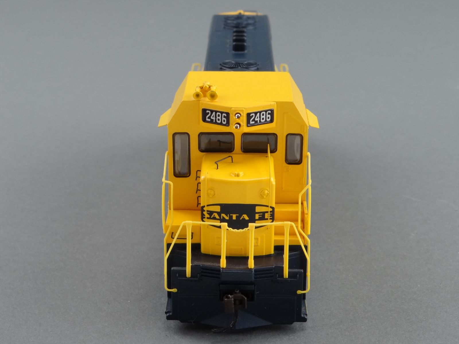 HO Scale Athearn 91536 ATSF Santa Fe CF7 Angled Cab Diesel Engine #2486 ...