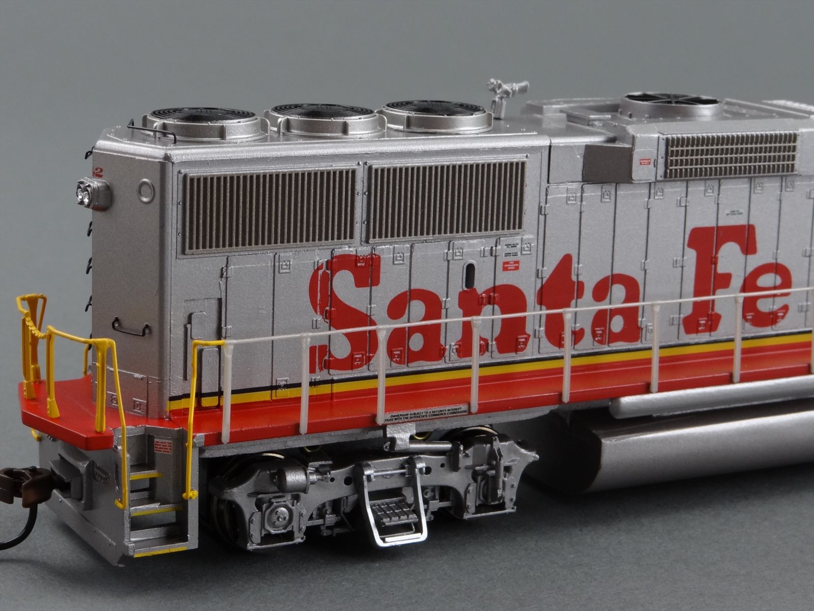 HO Scale Athearn 91502 ATSF Santa Fe GP 60M Diesel Engine #142 Warbonnet