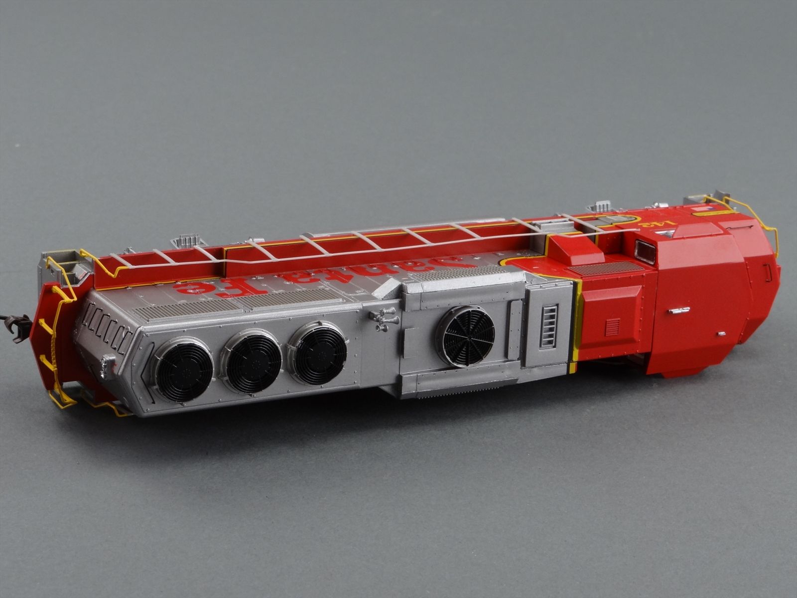 HO Scale Athearn 91502 ATSF Santa Fe GP 60M Diesel Engine #142 Warbonnet