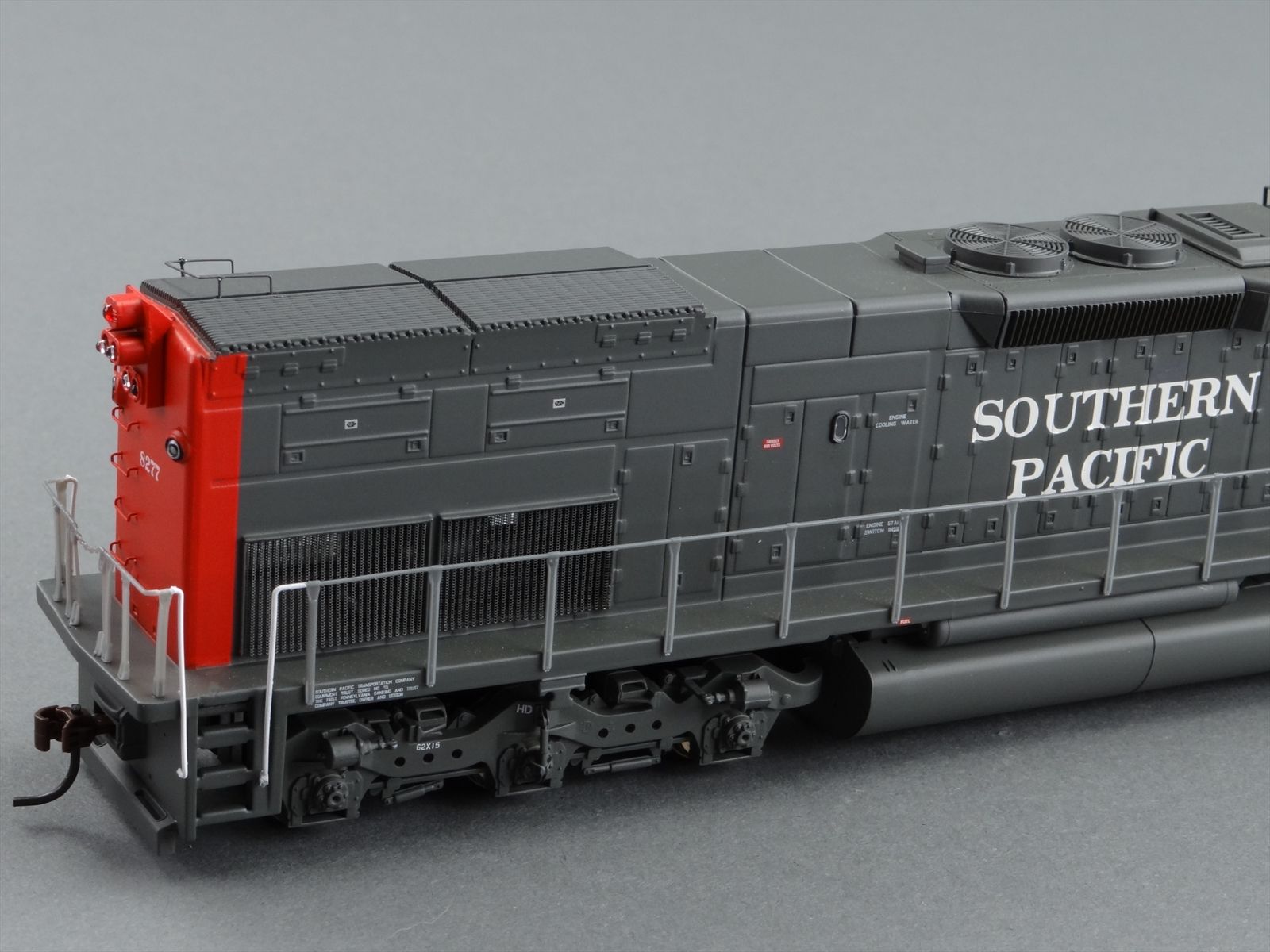HO Scale Athearn 95113 SP Southern Pacific SD40T-2 Diesel Engine #8277