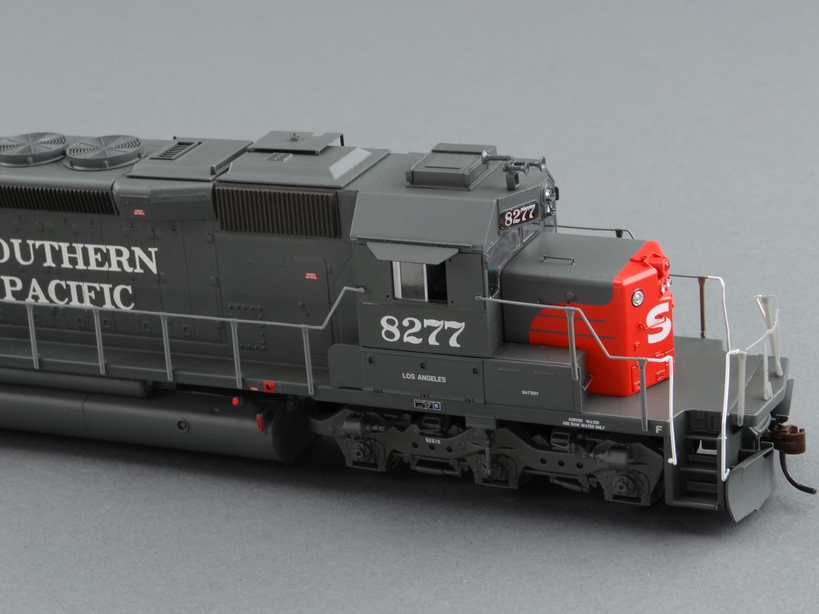 HO Scale Athearn 95113 SP Southern Pacific SD40T-2 Diesel Engine #8277