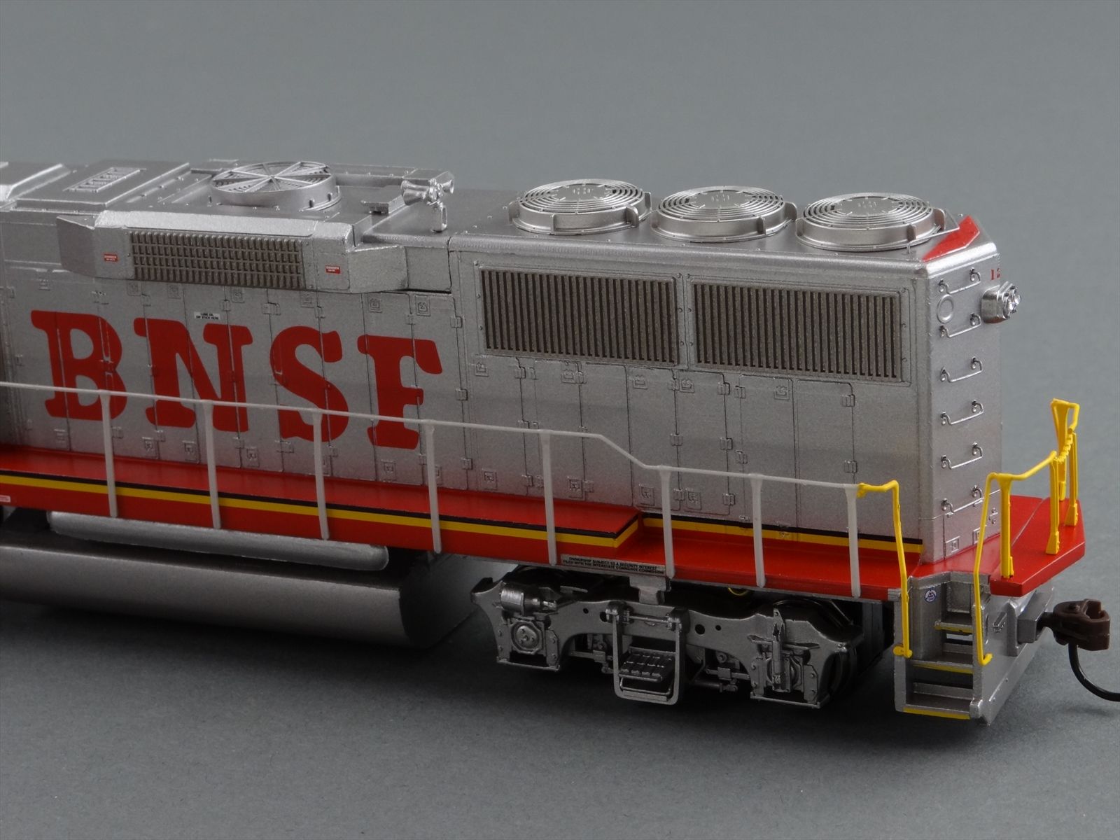 HO Scale Athearn 91506 BNSF Santa Fe GP60M Diesel Engine #126 Warbonnet