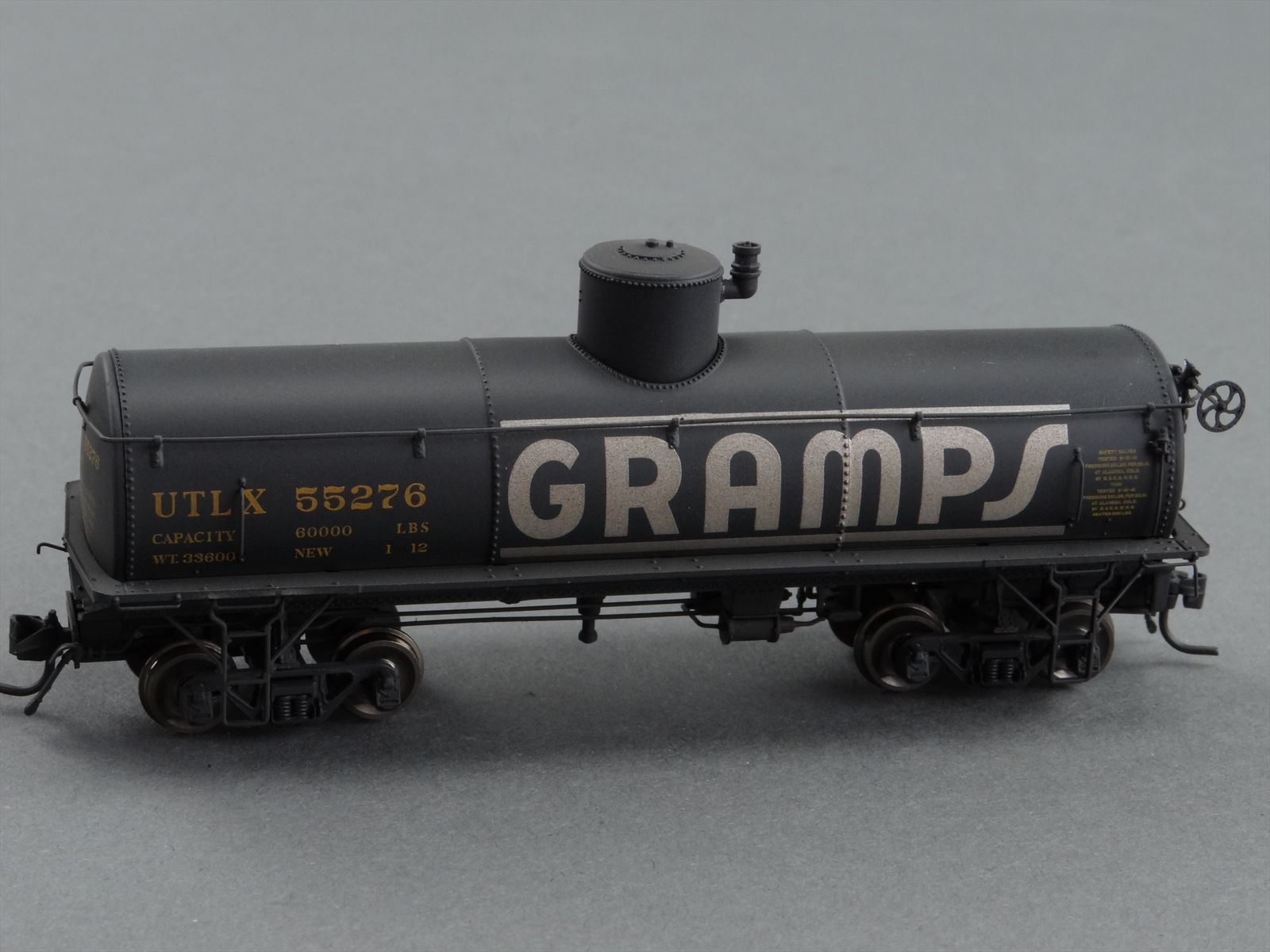 HO Scale Blackstone PN B340653 UTLX #55276 Frameless Tank Car - Weathered