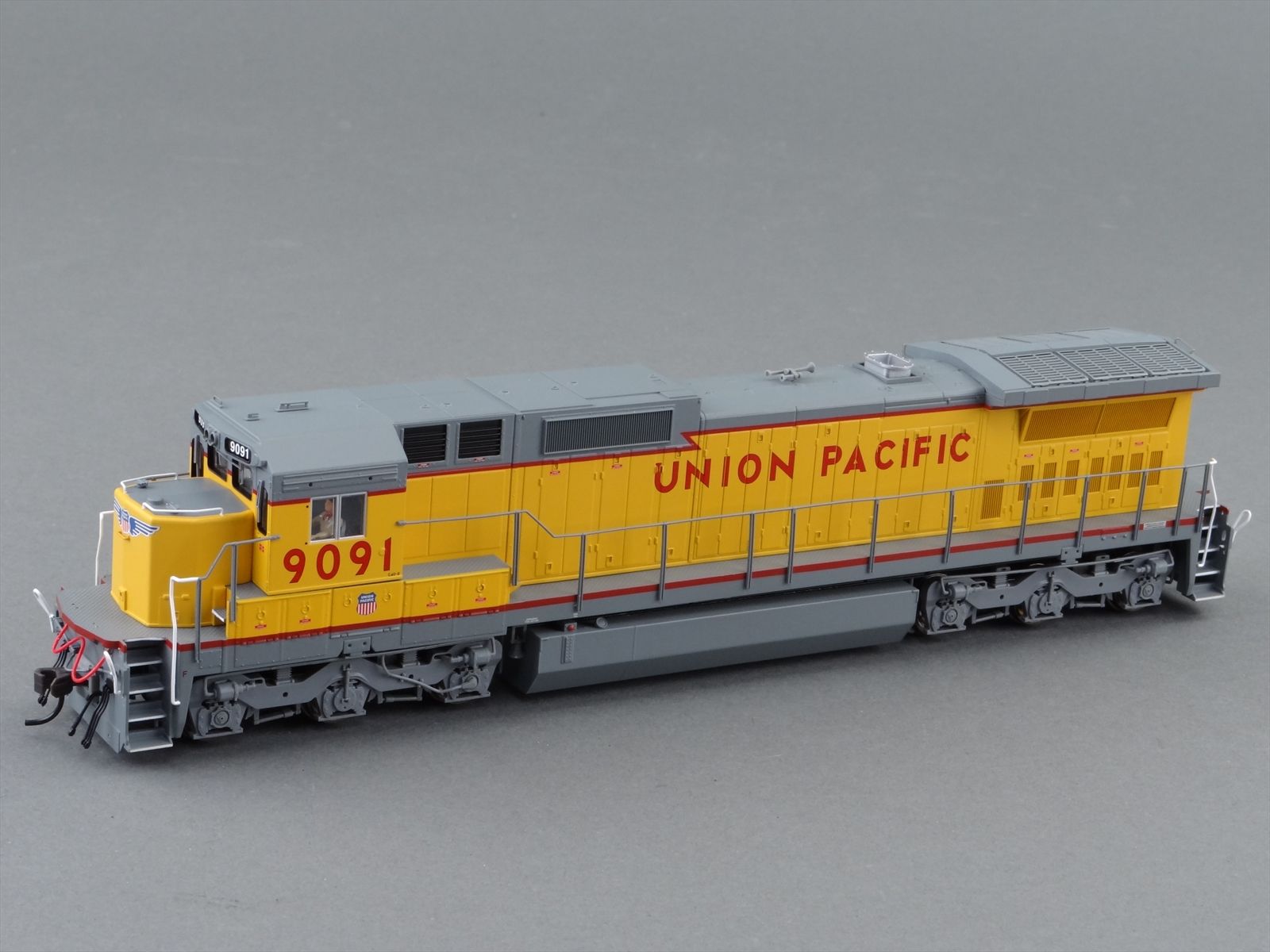 HO Scale Atlas 9636 UP Union Pacific HO Dash 8-40C Diesel Engine #9091 Master Series - GOLD