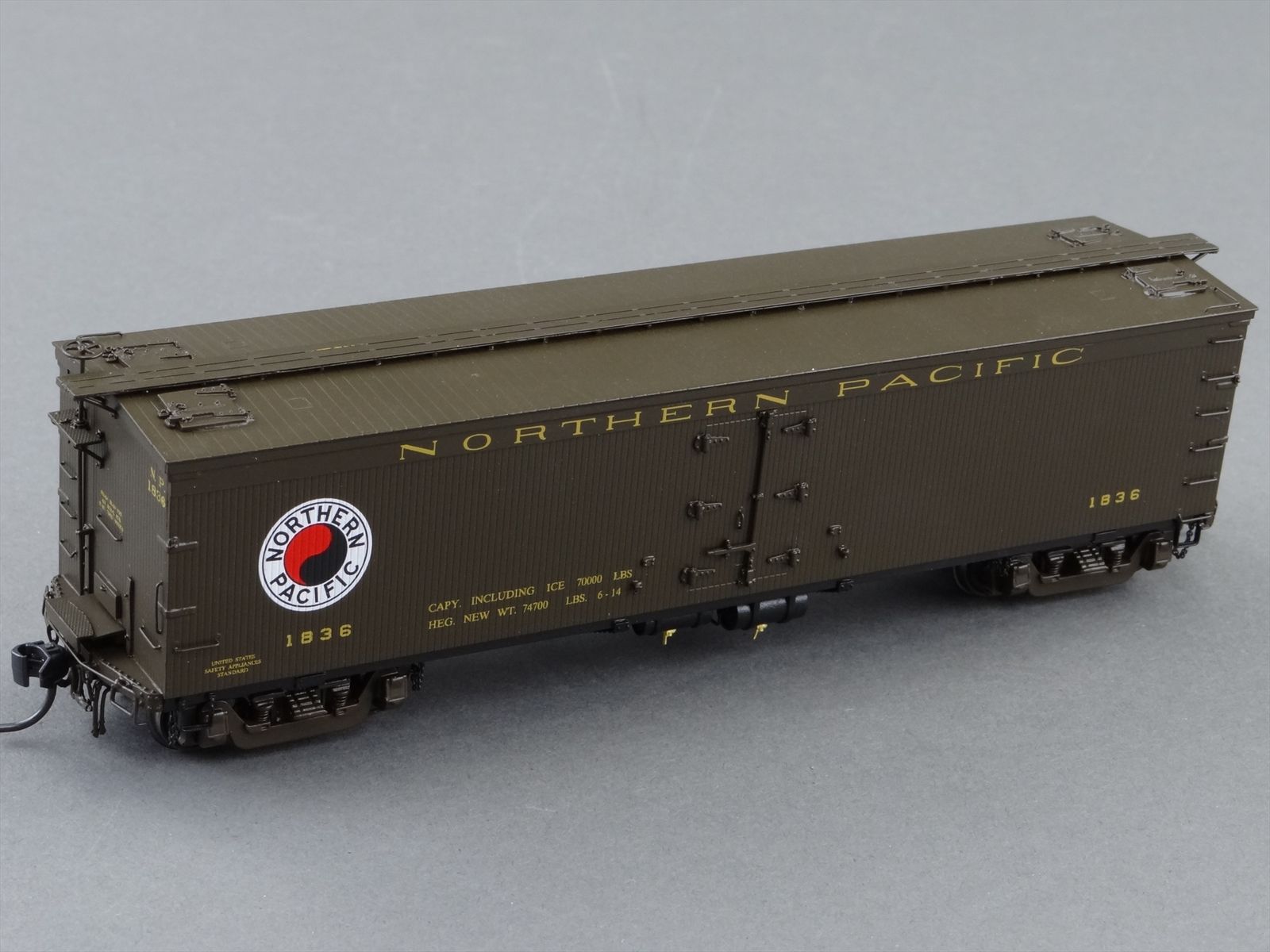 HO Brass Model Train - W&R NP Northern Pacific Express Reefer #1836 - Ver 3