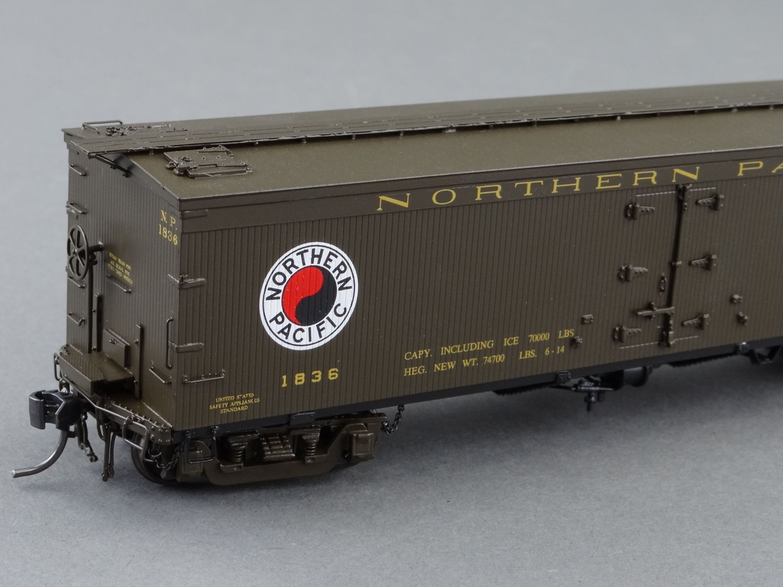 HO Brass Model Train - W&R NP Northern Pacific Express Reefer #1836 - Ver 3