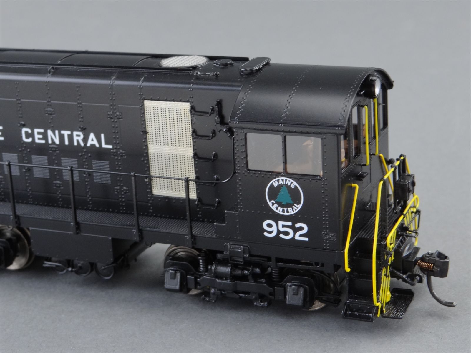 HO Brass Model Train - OMI 6353.1 Overland Ajin MEC Maine Central HH660 ...