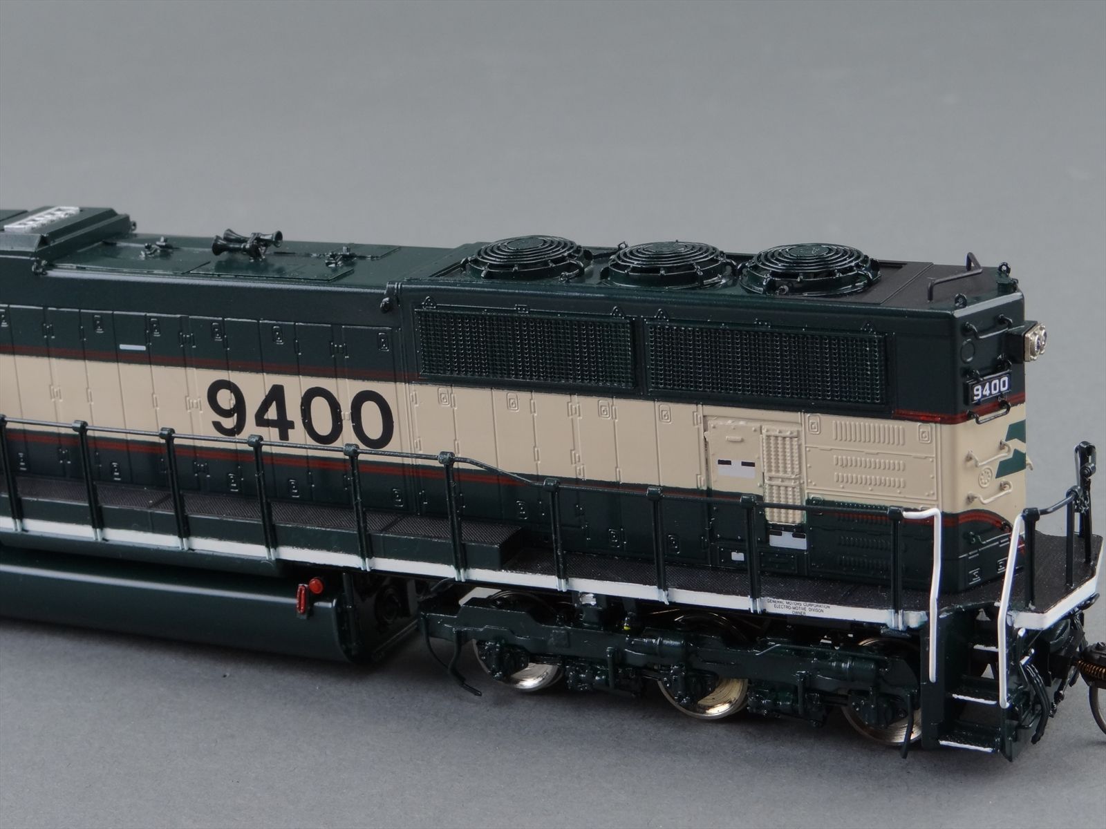 HO Brass OMI 5839.1 Overland BN Burlington Northern Executive SD70MAC Diesel #9400