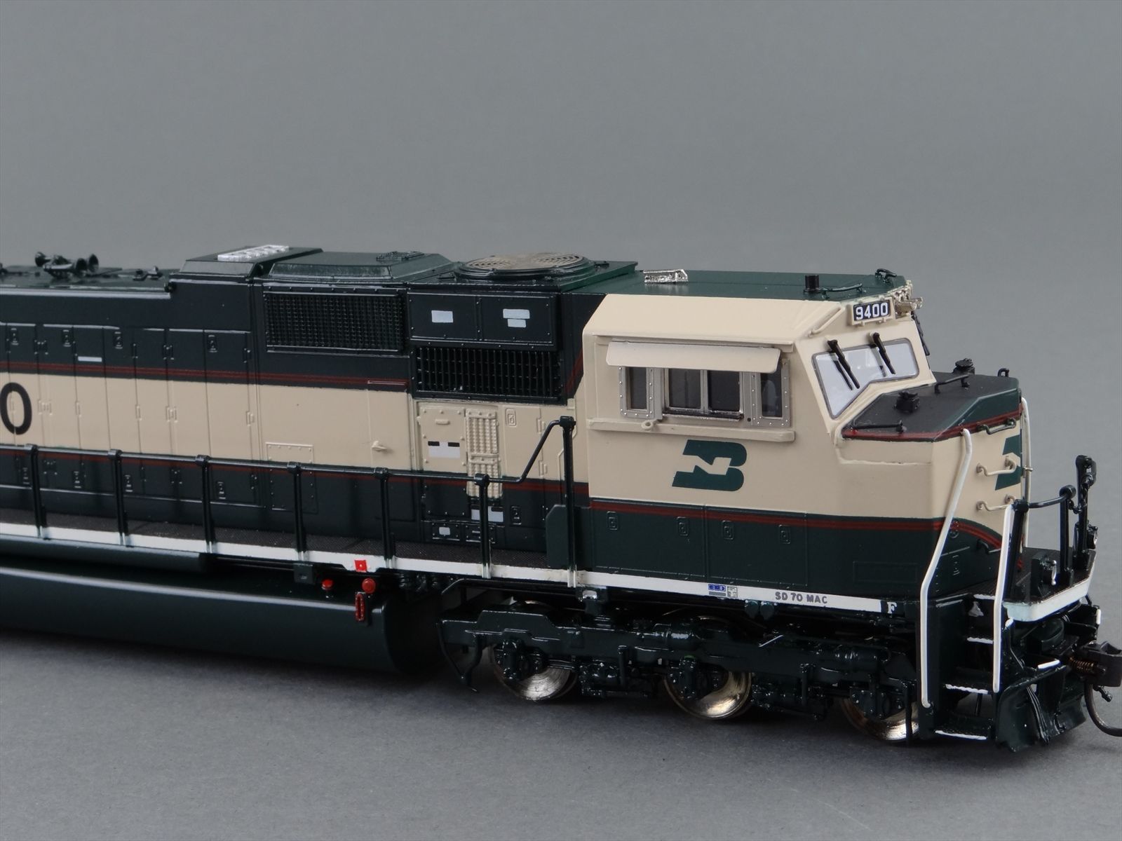 HO Brass OMI 5839.1 Overland BN Burlington Northern Executive SD70MAC Diesel #9400