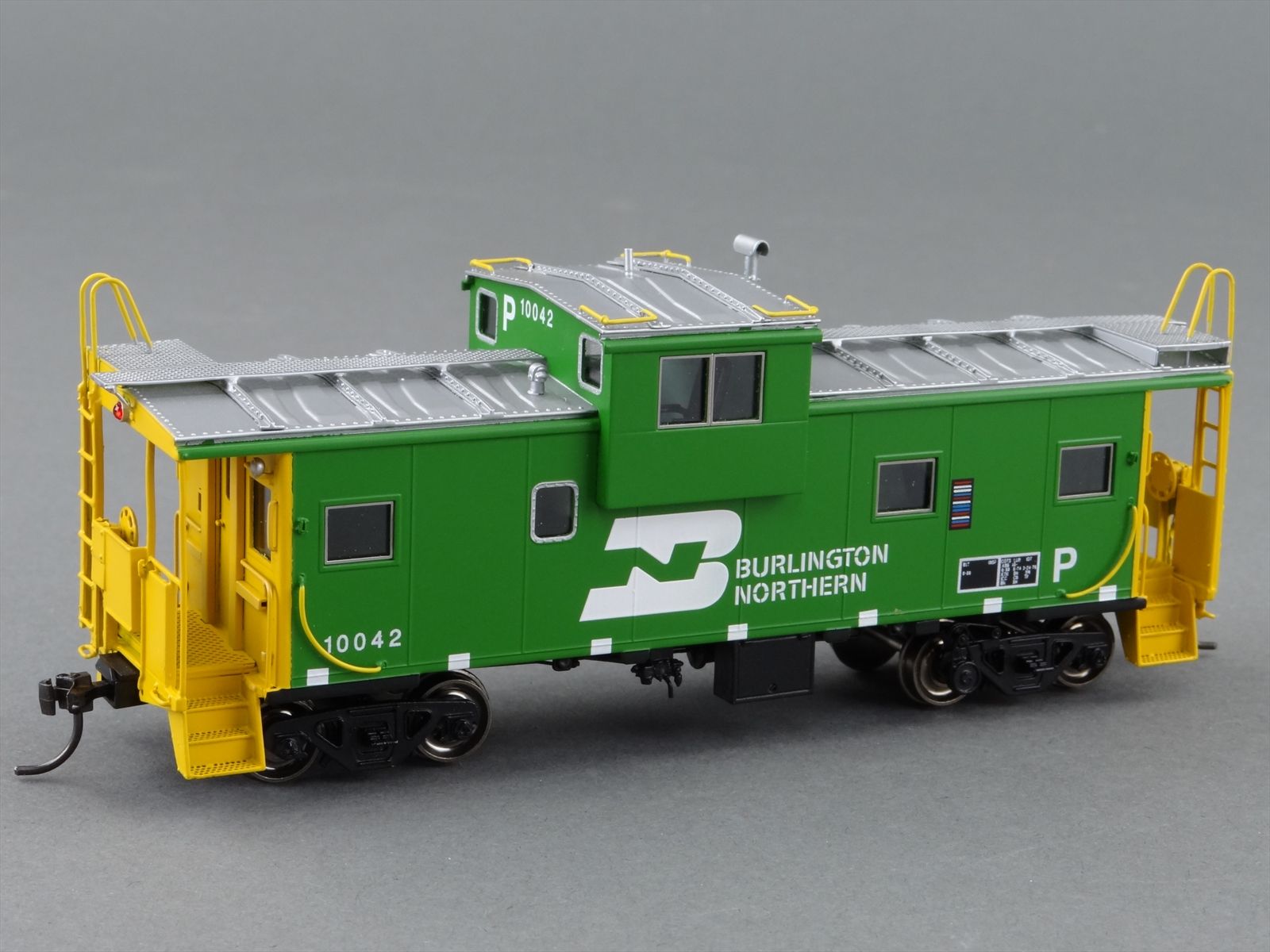 HO Brass OMI 4243.2 Overland BN Burlington International W-V Caboose #10042 - Lighted