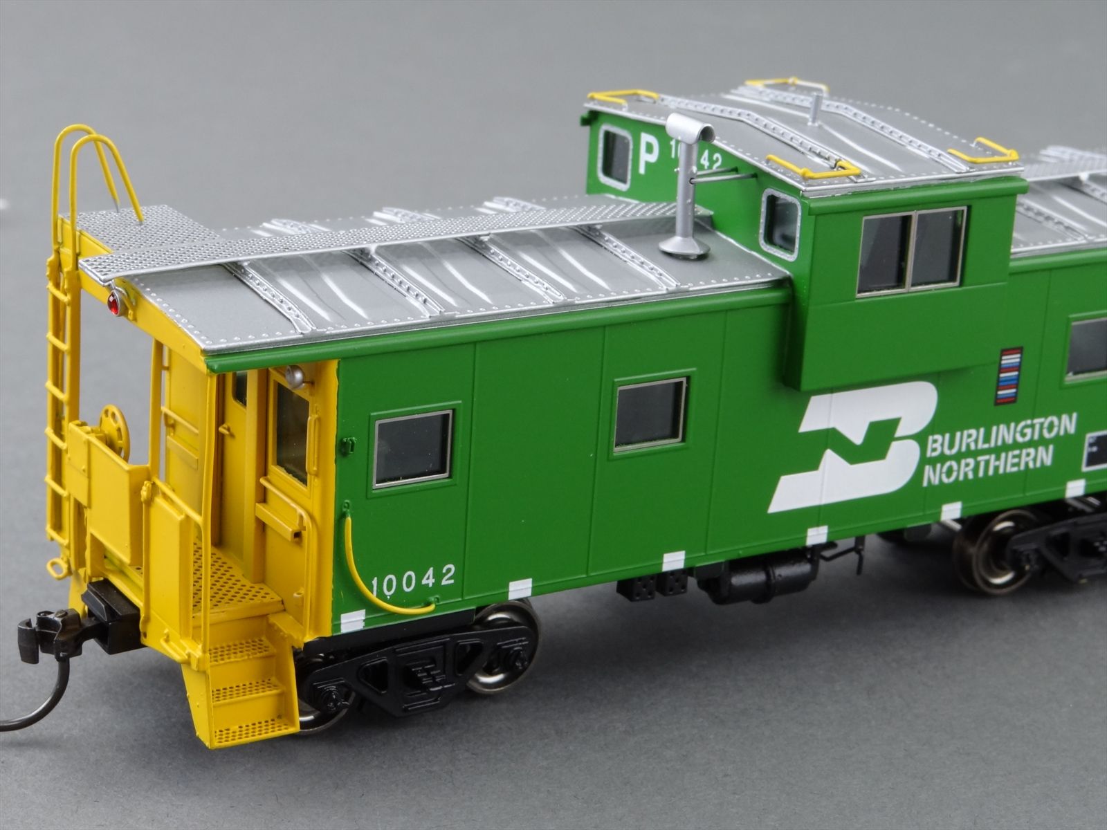 HO Brass OMI 4243.2 Overland BN Burlington International W-V Caboose #10042 - Lighted