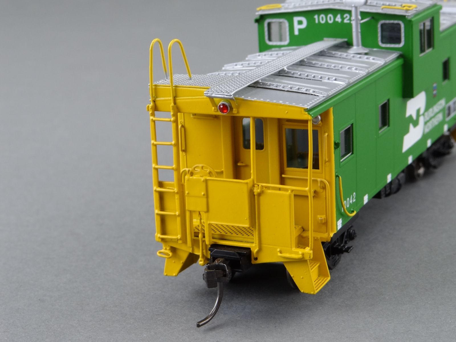 HO Brass OMI 4243.2 Overland BN Burlington International W-V Caboose #10042 - Lighted