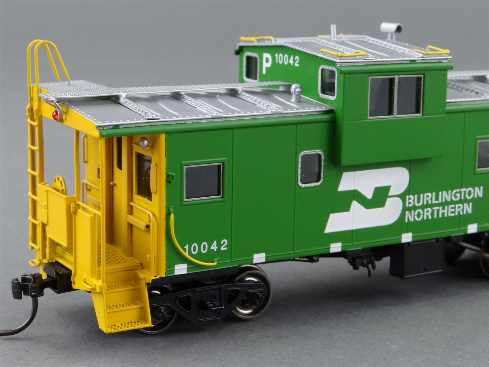 HO Brass OMI 4243.2 Overland BN Burlington International W-V Caboose #10042 - Lighted