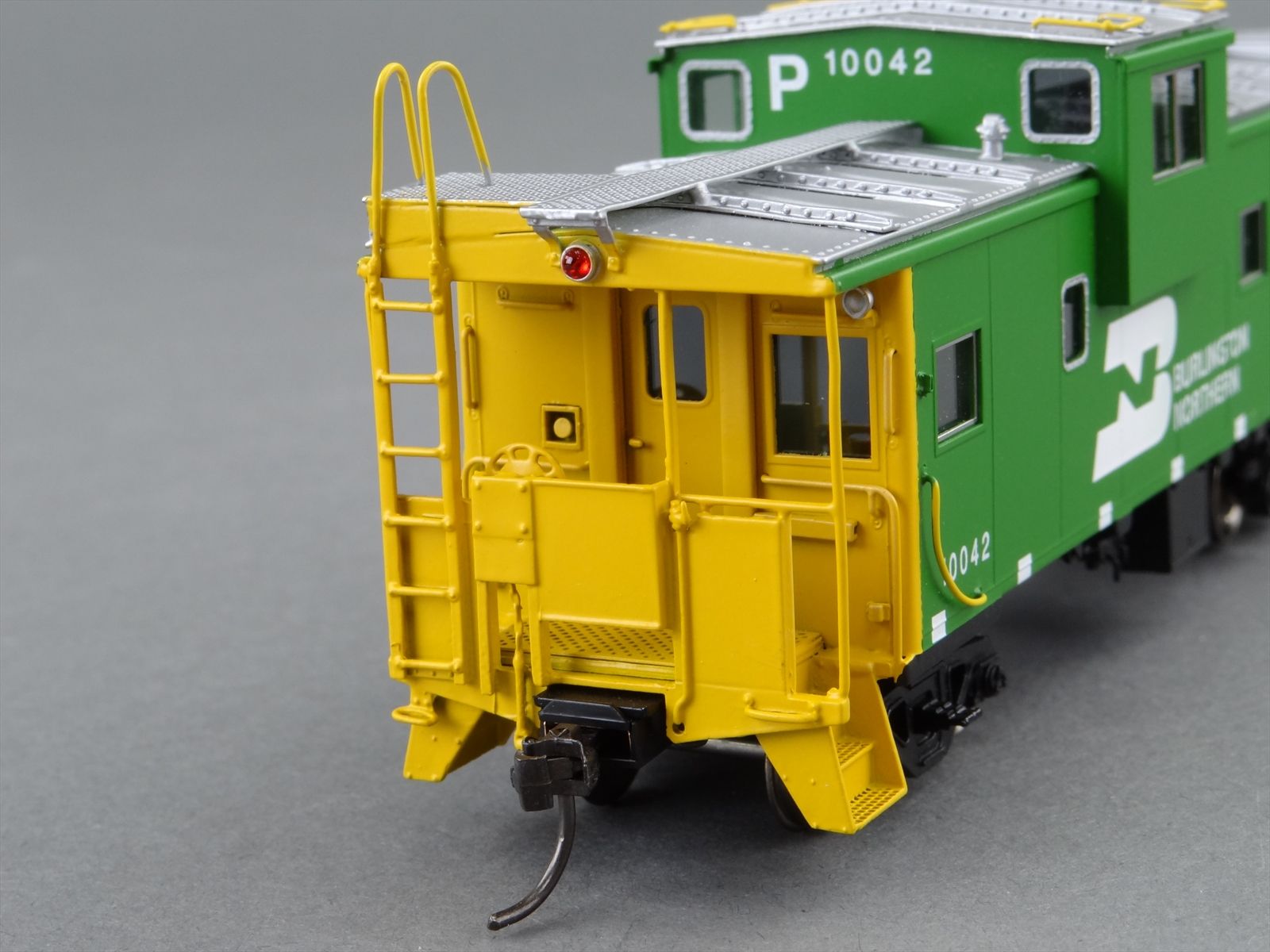 HO Brass OMI 4243.2 Overland BN Burlington International W-V Caboose #10042 - Lighted