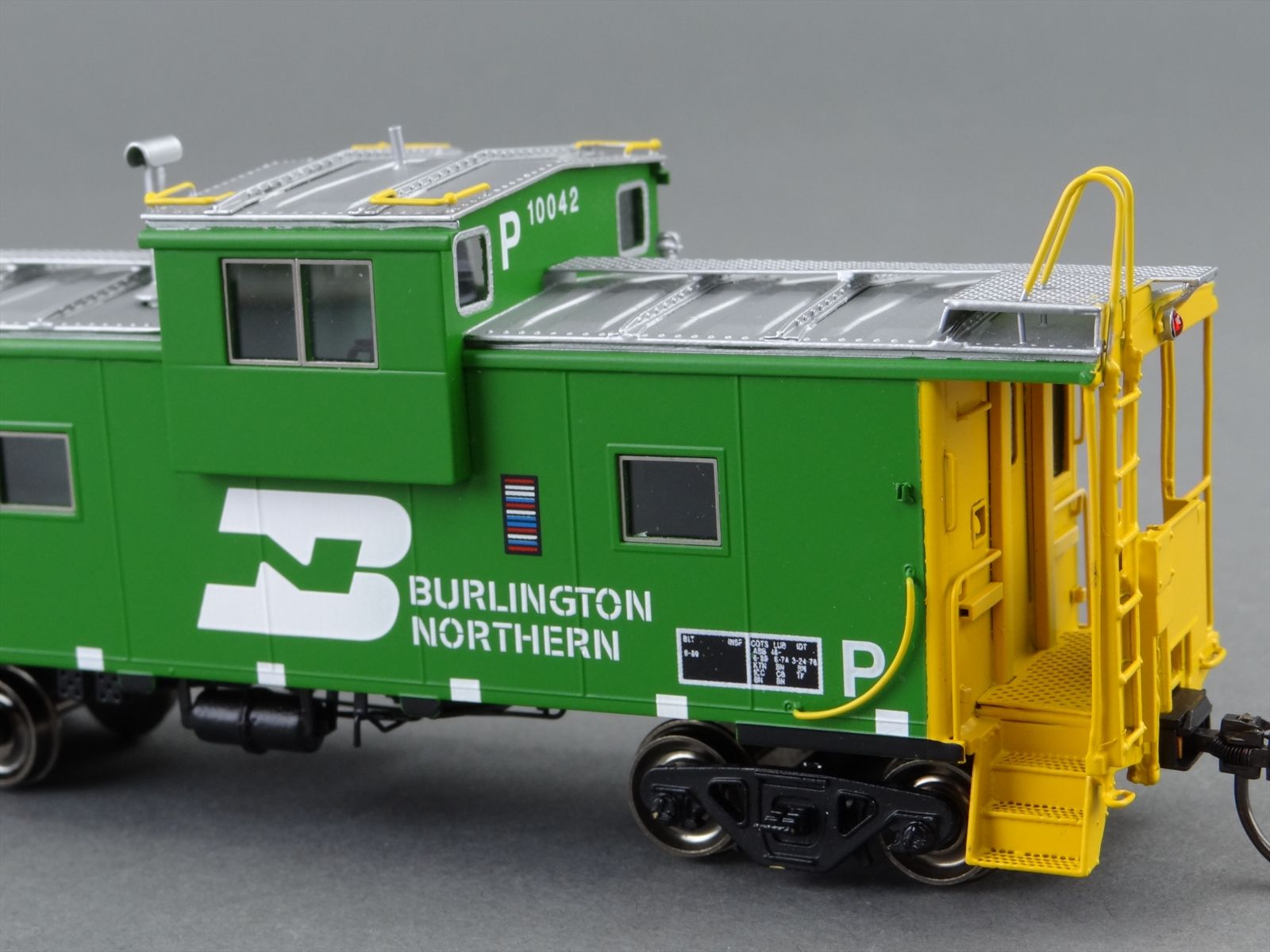 HO Brass OMI 4243.2 Overland BN Burlington International W-V Caboose #10042 - Lighted