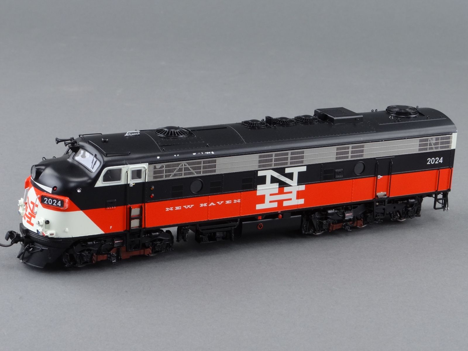 HO Brass Model Train - OMI 087010136.1 NH New Haven CDOT FL9 Diesel #2024