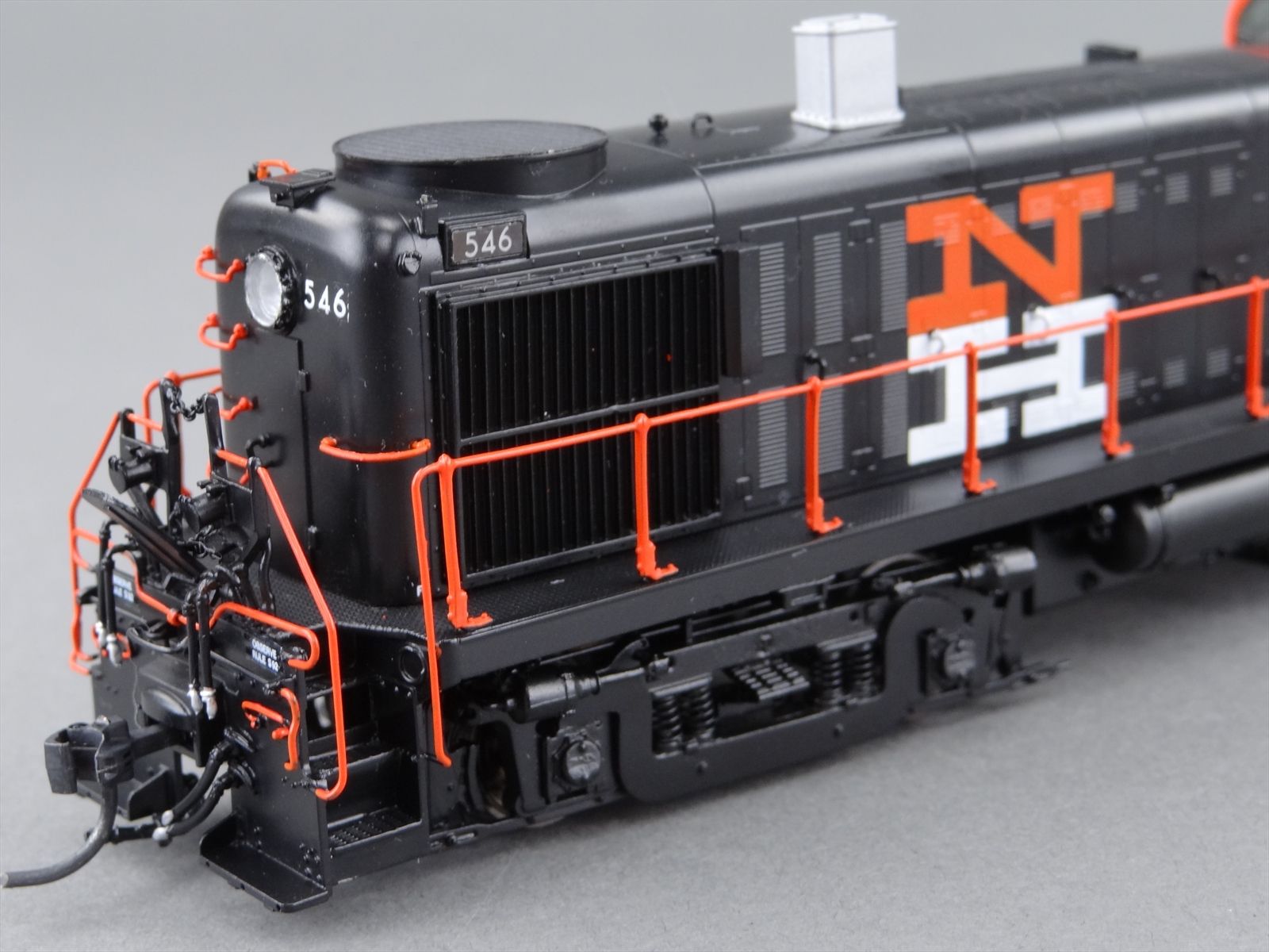 HO Brass Model Train - OMI AA-1277-1 NH New Haven Phase Ib RS-3 #546 ...
