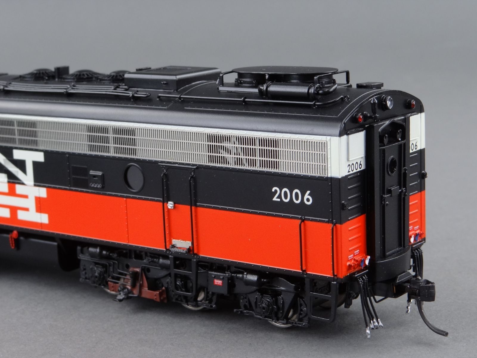 HO Brass Model Train - OMI 087010135.1 NH New Haven CDOT FL9 Diesel #2006