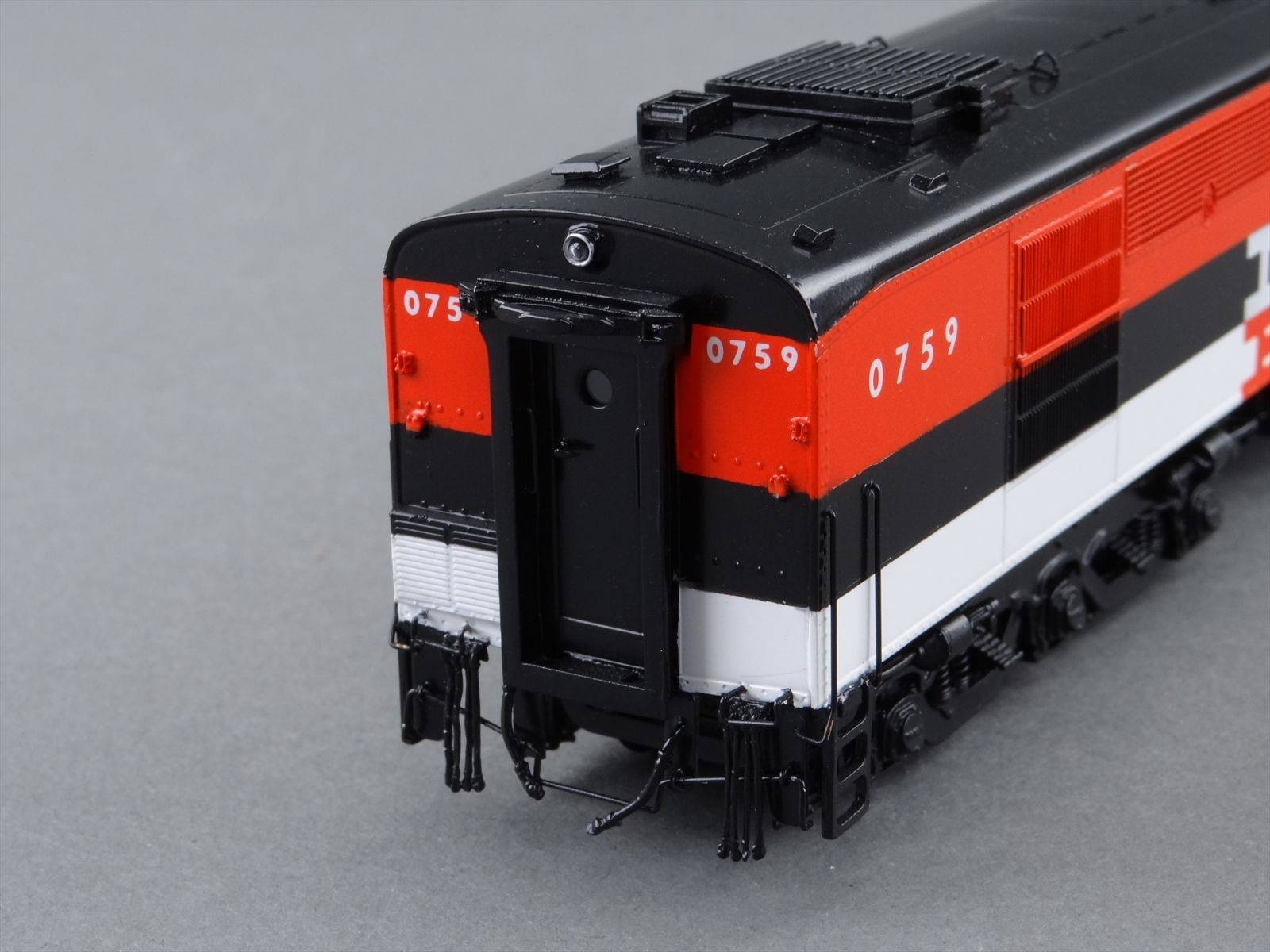 HO Brass Model Train - OMI 6917.1 NH New Haven DL-109 Diesel #0759 ...