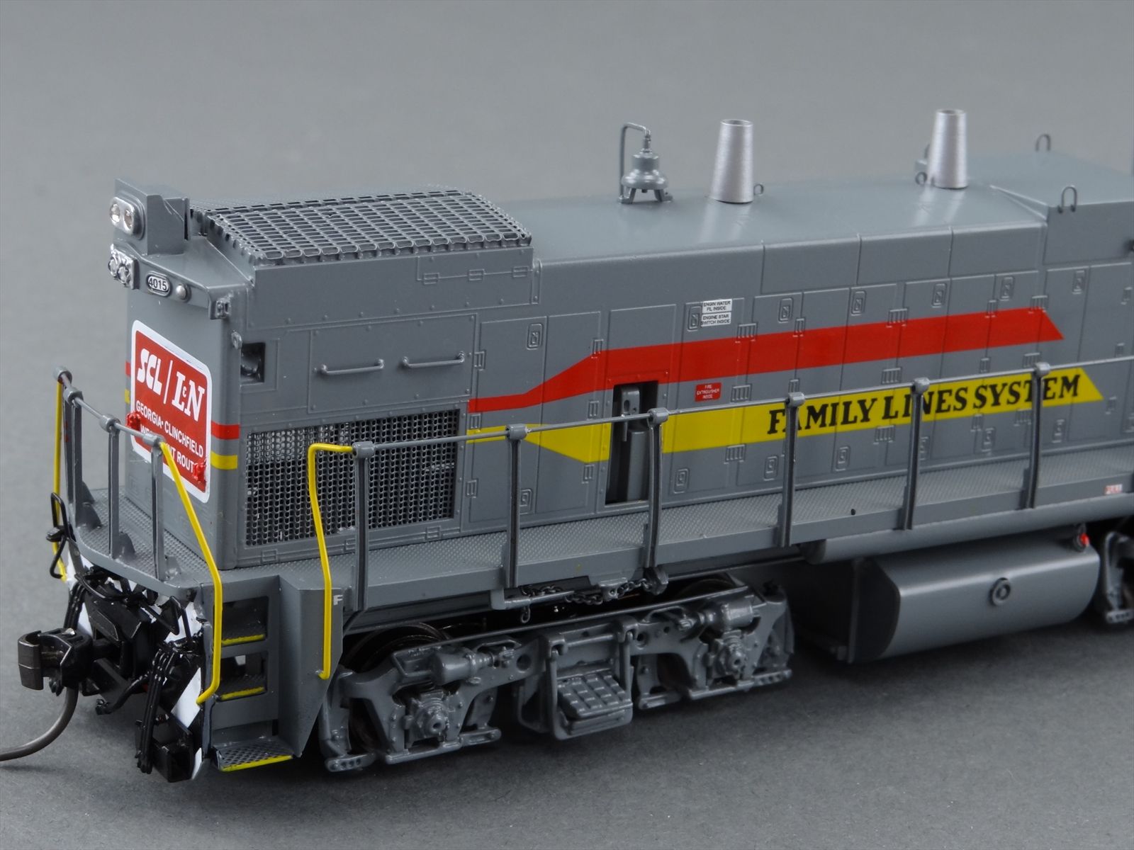 HO Brass Model Train - OMI 6825.1 Overland SCL / L&N MP15AC Diesel #4015