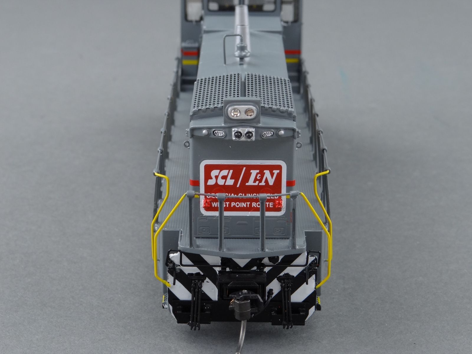 HO Brass Model Train - OMI 6825.1 Overland SCL / L&N MP15AC Diesel #4015