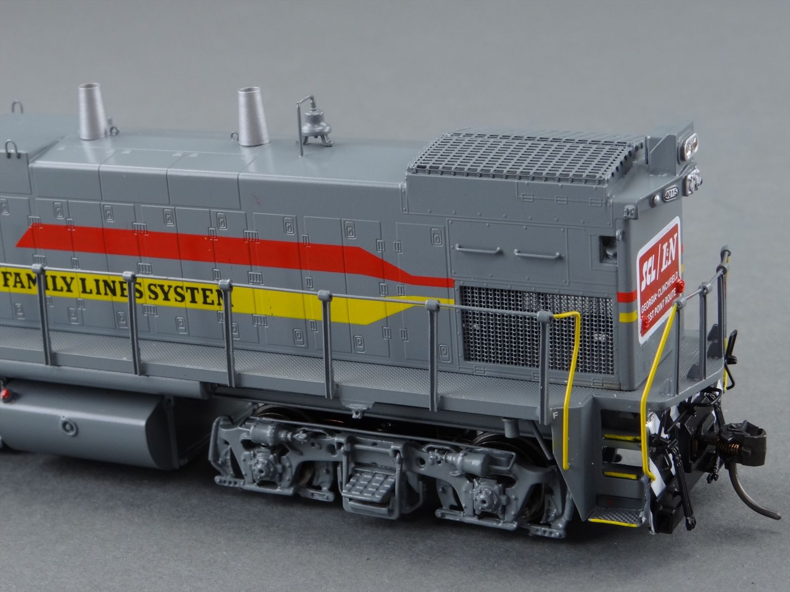 HO Brass Model Train - OMI 6825.1 Overland SCL / L&N MP15AC Diesel #4015