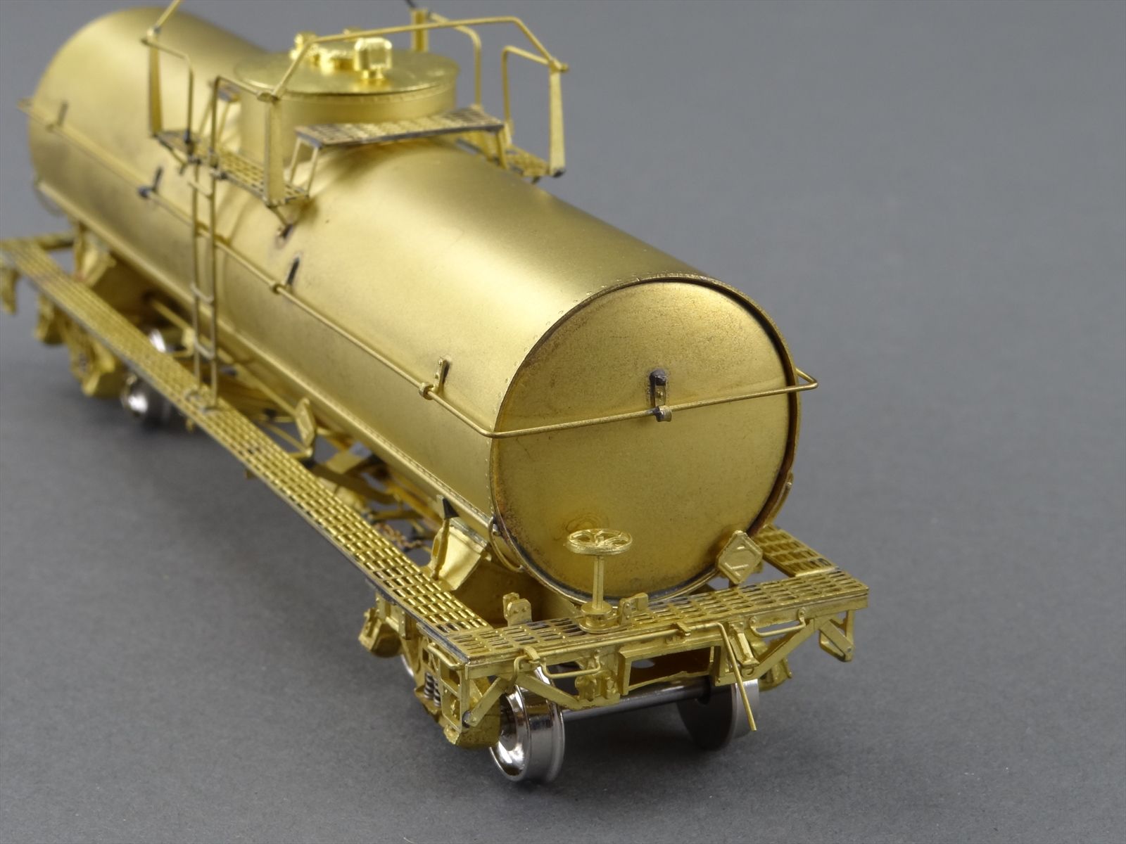 HO Brass OMI 3270 Overland GATX 8000 Gal Insulated Single Dome Tank Car ...
