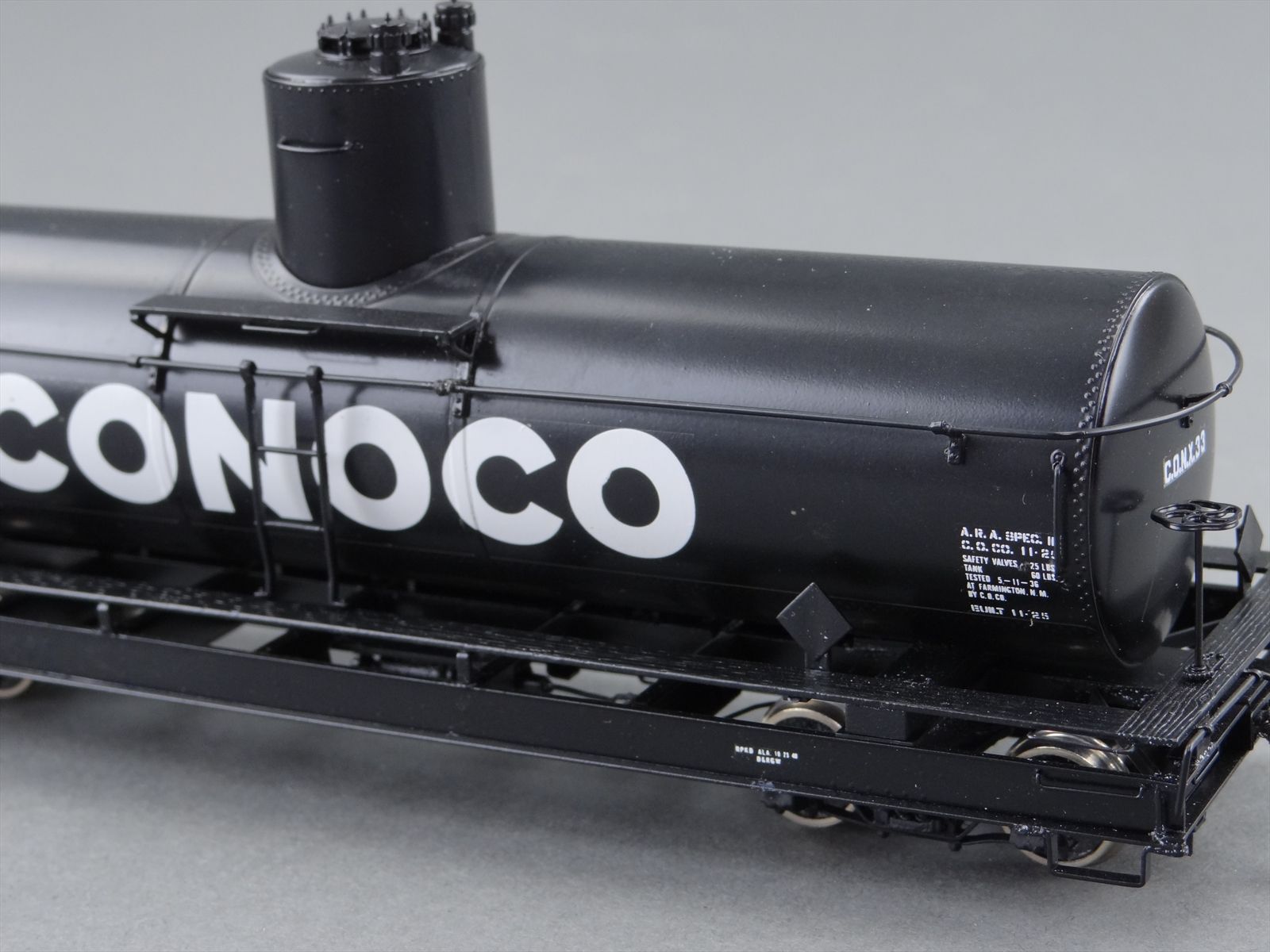 Sn3 Scale Brass PBL Milestone Models Conoco Tank Car #33
