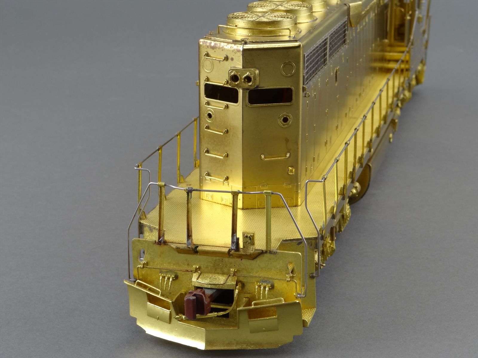 O Scale 2-Rail Brass Model Train - OMI 0507 Milwaukee Road EMD SD40-2 ...