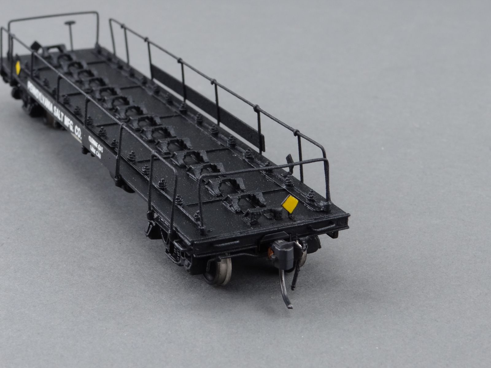HO Brass Model Train - MTS Imports ACF Chlorine Tank Car with Tanks - PRR Salt - Custom