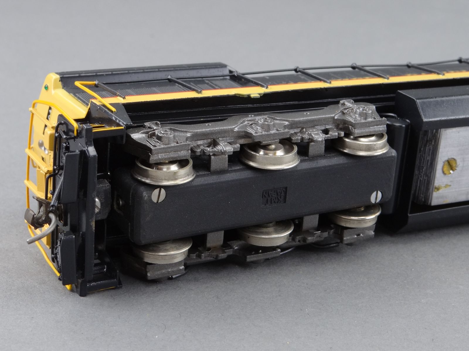 HO Brass Alco Models D-137 NP Northern Pacific GE U33C Diesel #3304 - Custom w/ Lights