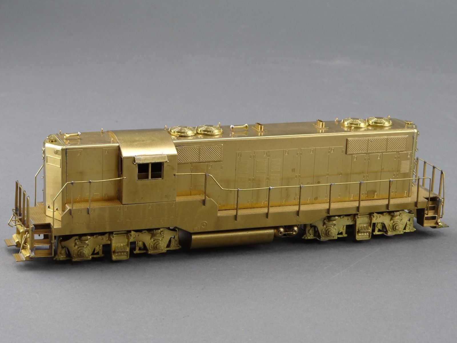 HO Brass Model Train - Hallmark Models EMD GP-9 Diesel Road Switcher