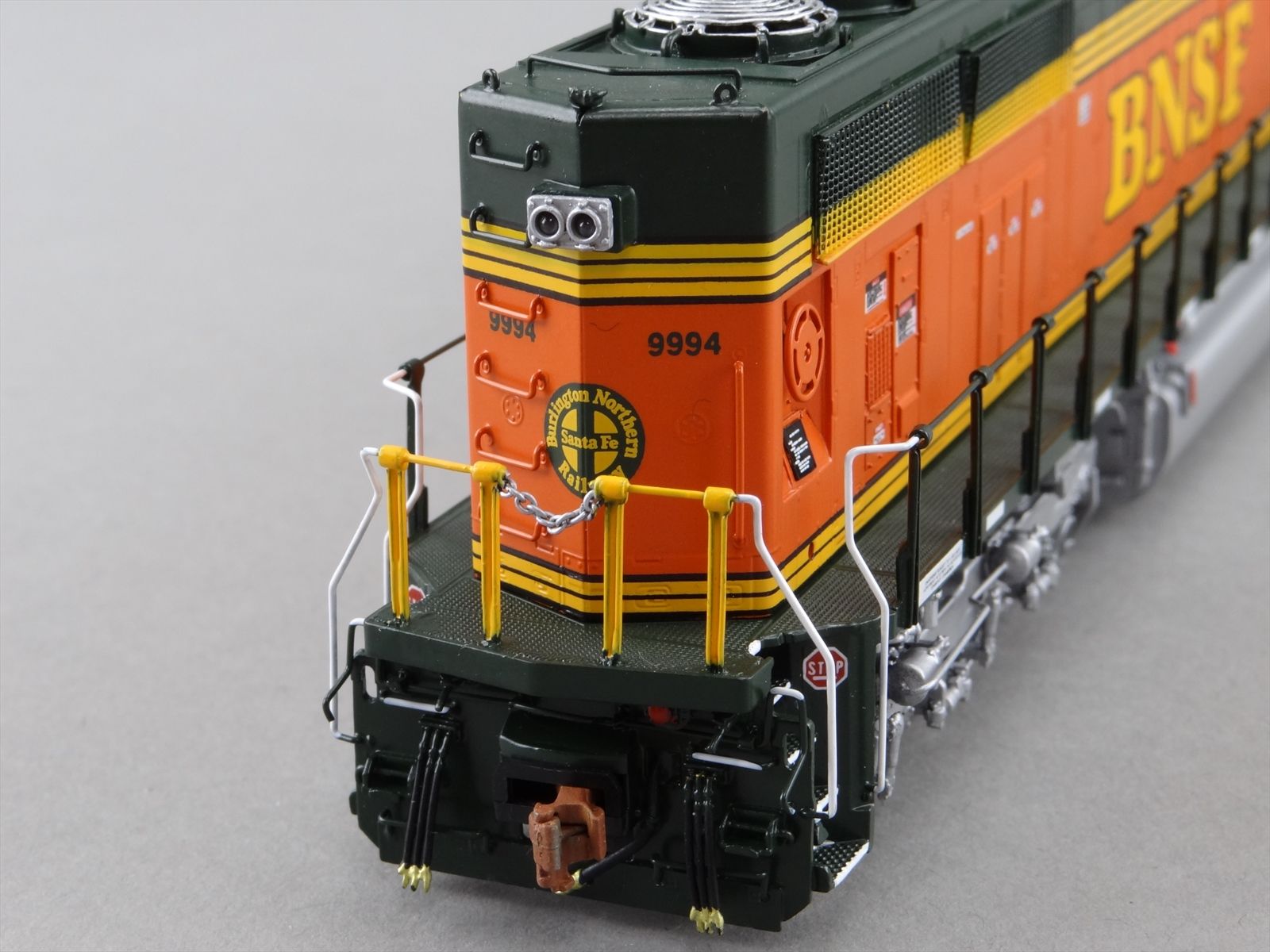 HO Brass Model Train - OMI 6622.1 BNSF Heritage II SD70MAC Diesel #9994 ...