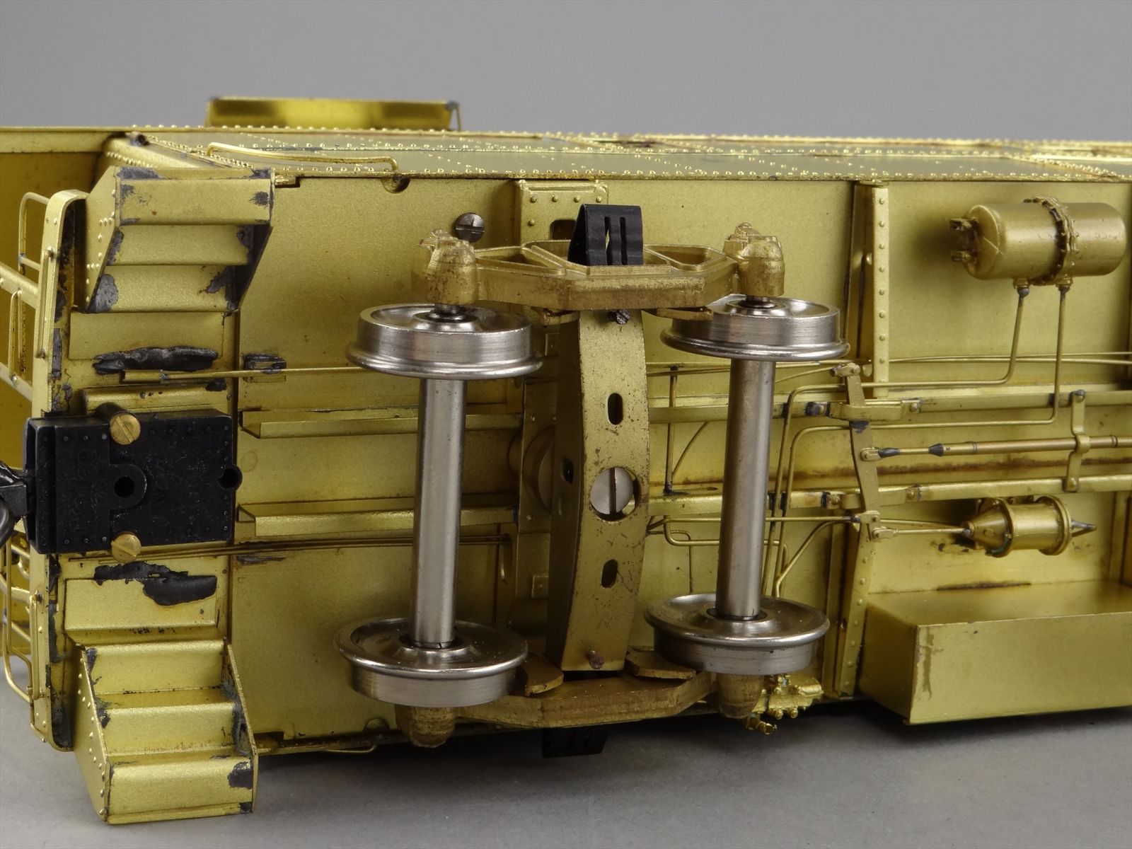O Scale 2-Rail Brass Sunset Models - AT&SF #1951 Steel Riveted Caboose