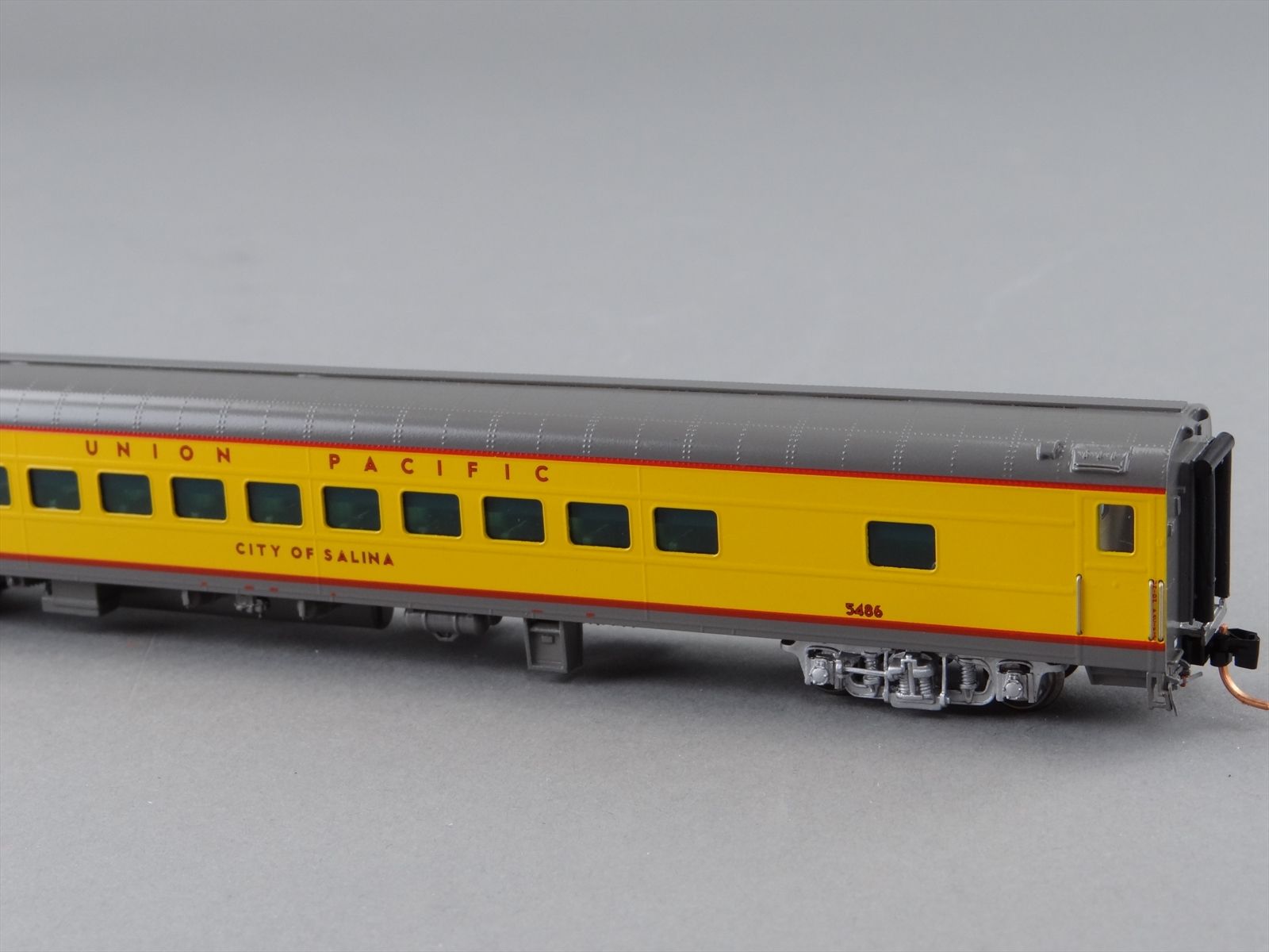 N Scale Brass - OMI 28017.1 Overland UP Union Pacific City Of Salina Coach Car #5486 w/ Interior