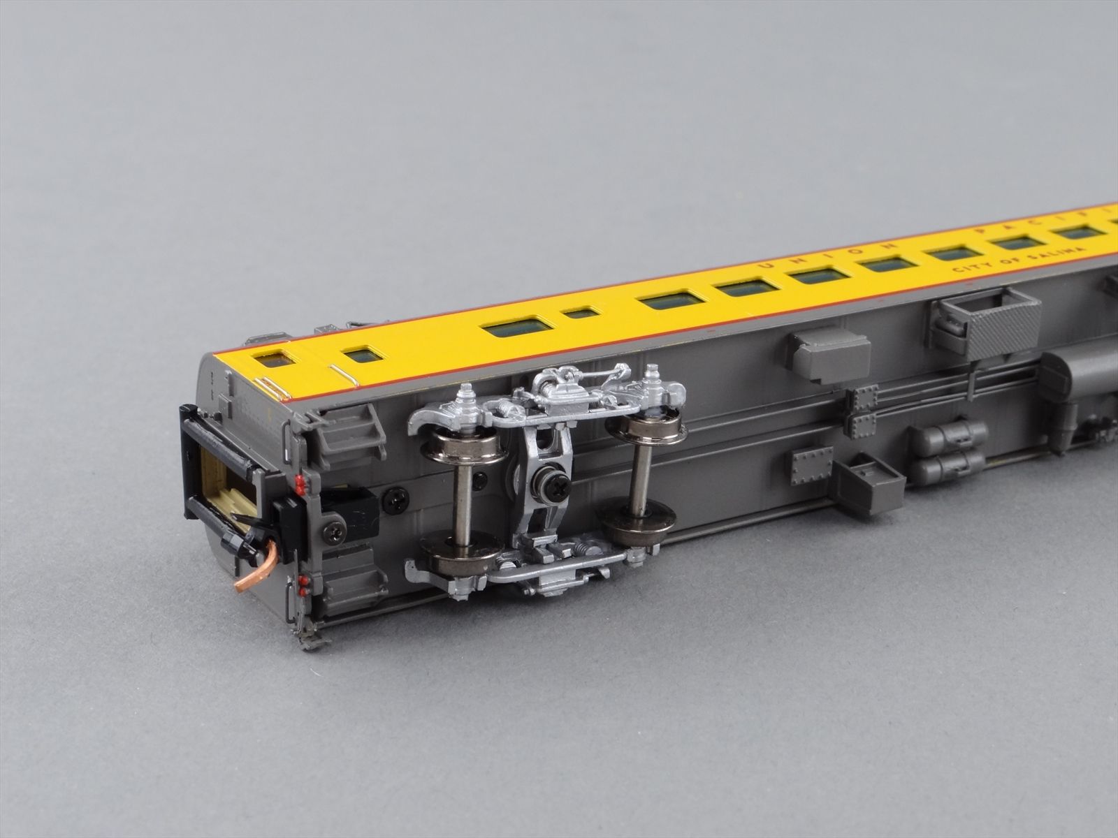 N Scale Brass - OMI 28017.1 Overland UP Union Pacific City Of Salina Coach Car #5486 w/ Interior