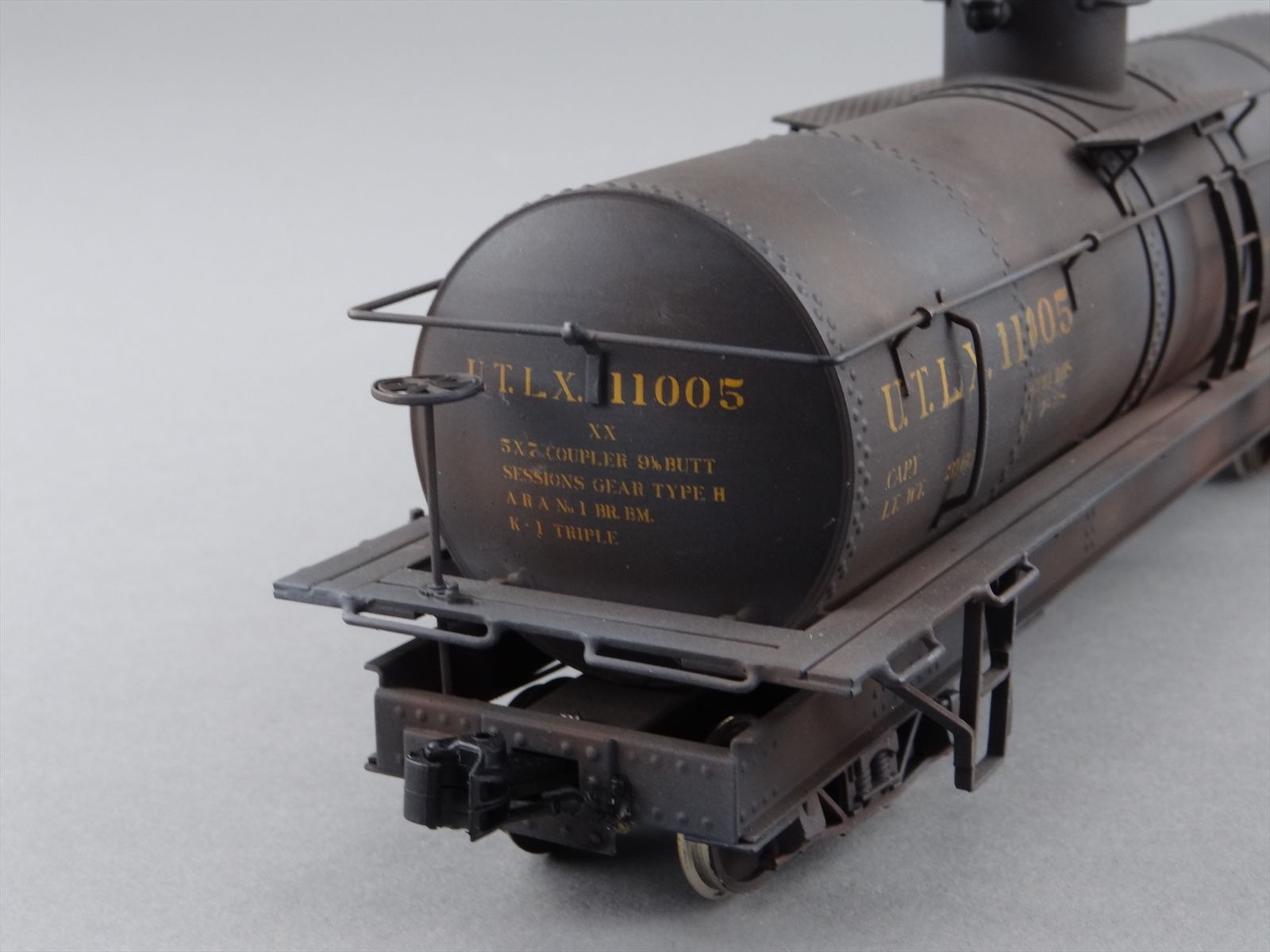 On3 Scale Brass WMC Westside Models CONX / UTLX Tank Car #11005 - Weathered