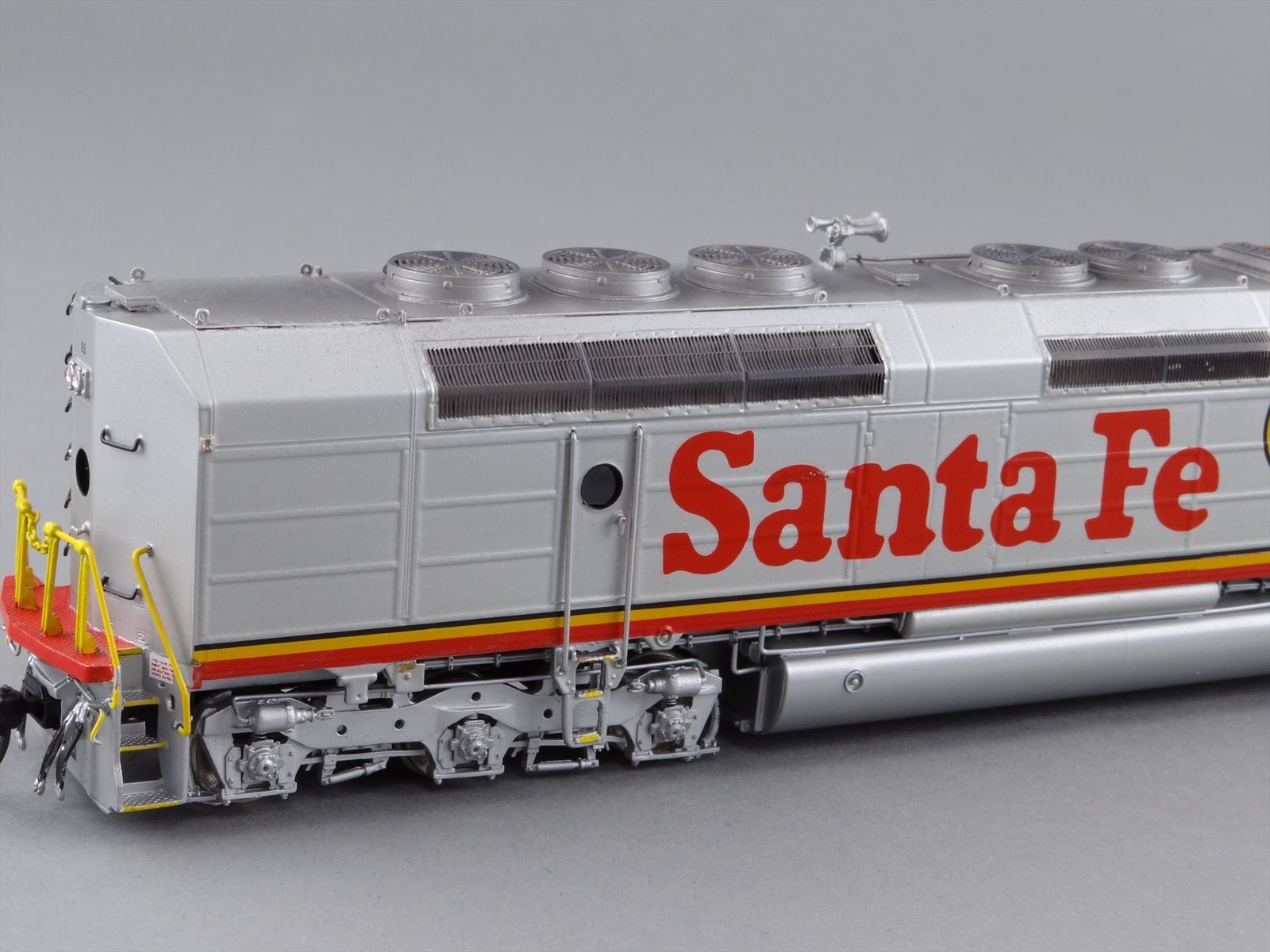 HO Brass Model Train - OMI 5992 Overland ATSF Santa Fe SDFP45 Diesel #93 - Pro Paint