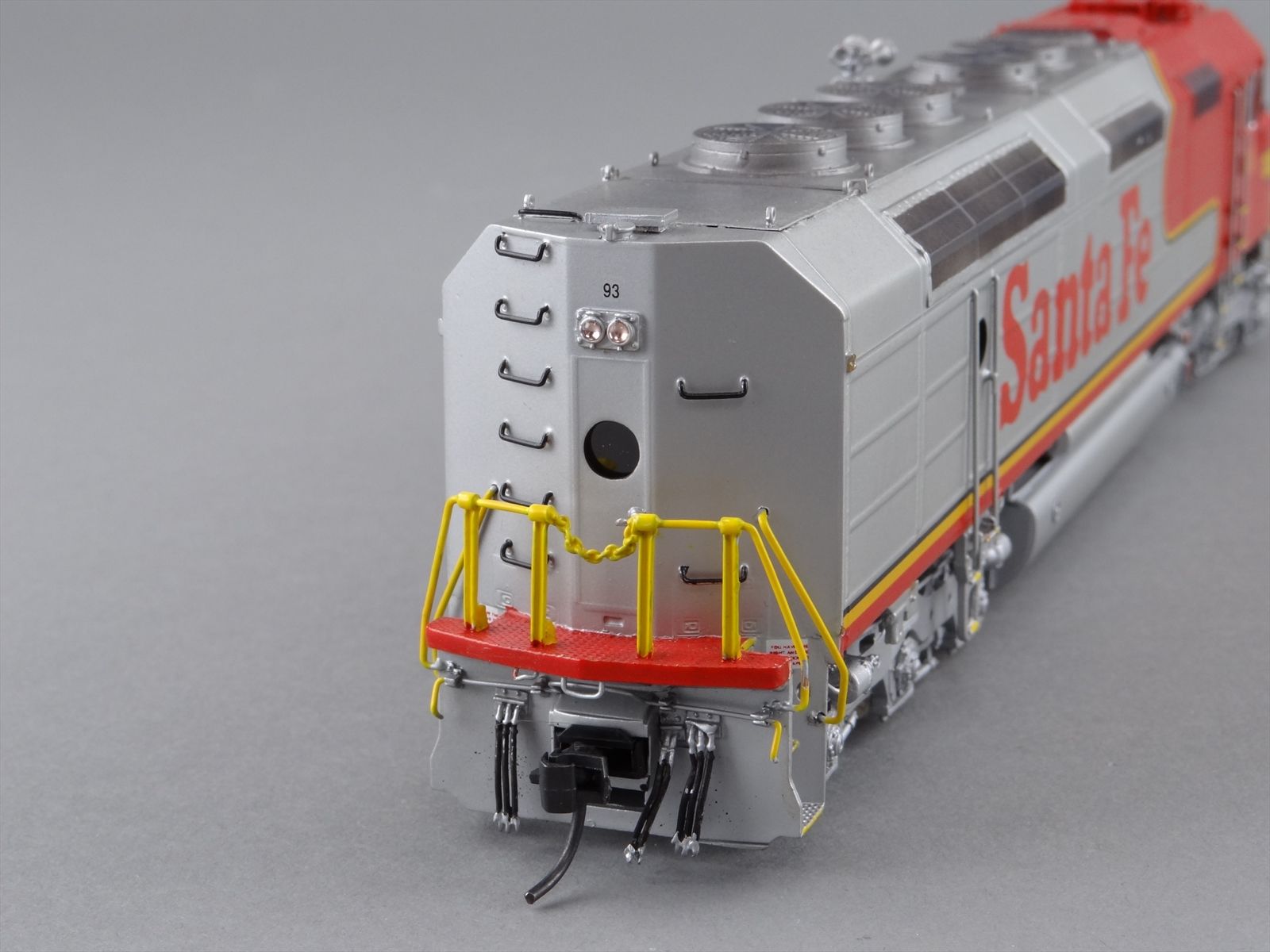 HO Brass Model Train - OMI 5992 Overland ATSF Santa Fe SDFP45 Diesel #93 - Pro Paint