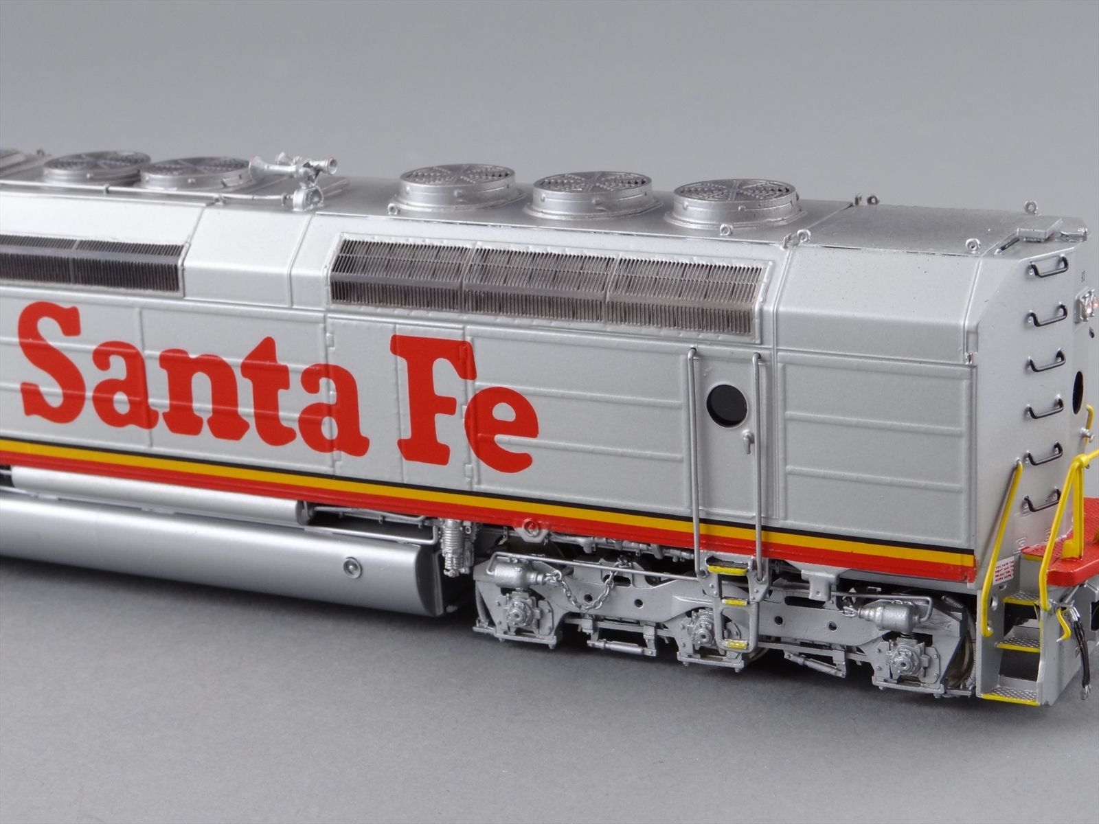HO Brass Model Train - OMI 5992 Overland ATSF Santa Fe SDFP45 Diesel #93 - Pro Paint