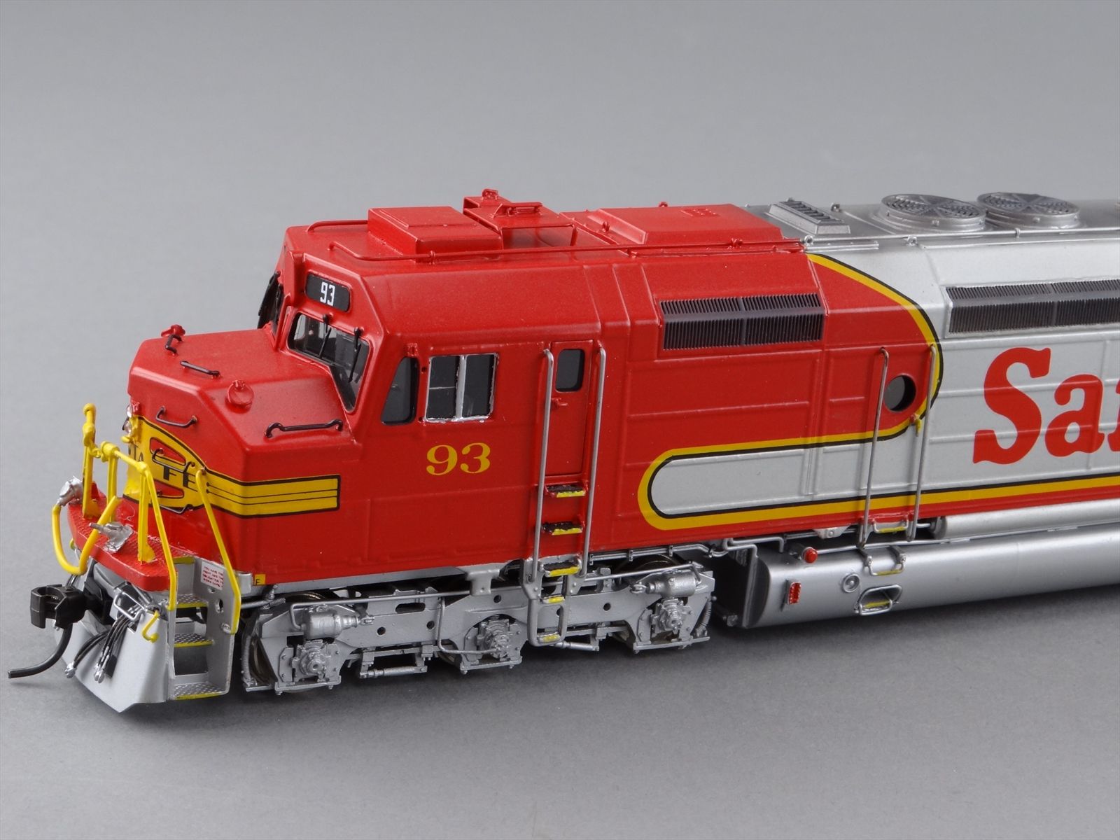 HO Brass Model Train - OMI 5992 Overland ATSF Santa Fe SDFP45 Diesel #93 - Pro Paint