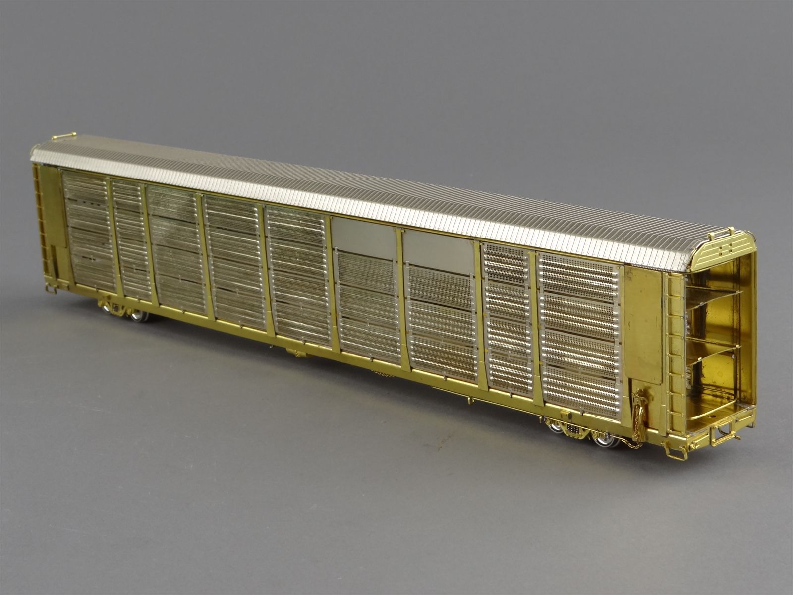 HO OMI 3118 SP Tri-Level Auto Rack w/ Mesh End Doors #517006 - Unptd