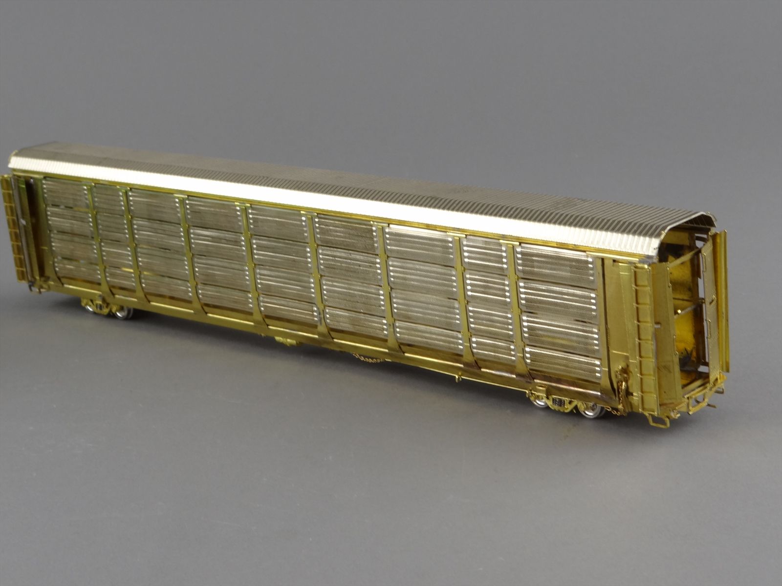 HO Brass Model - OMI 3120 Thrall Bi-Level Enclosed Auto Rack