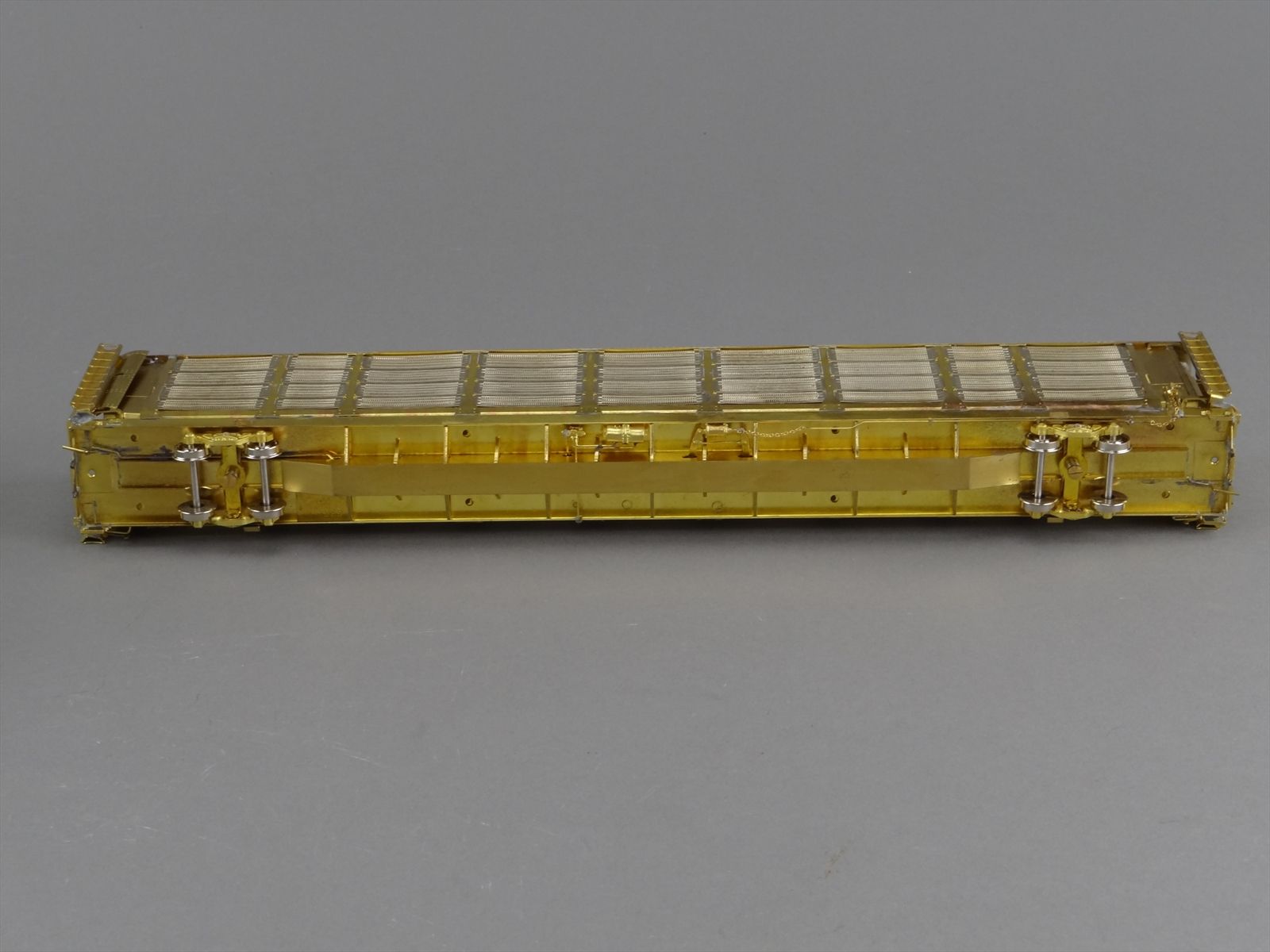 HO Brass Model - OMI 3120 Thrall Bi-Level Enclosed Auto Rack