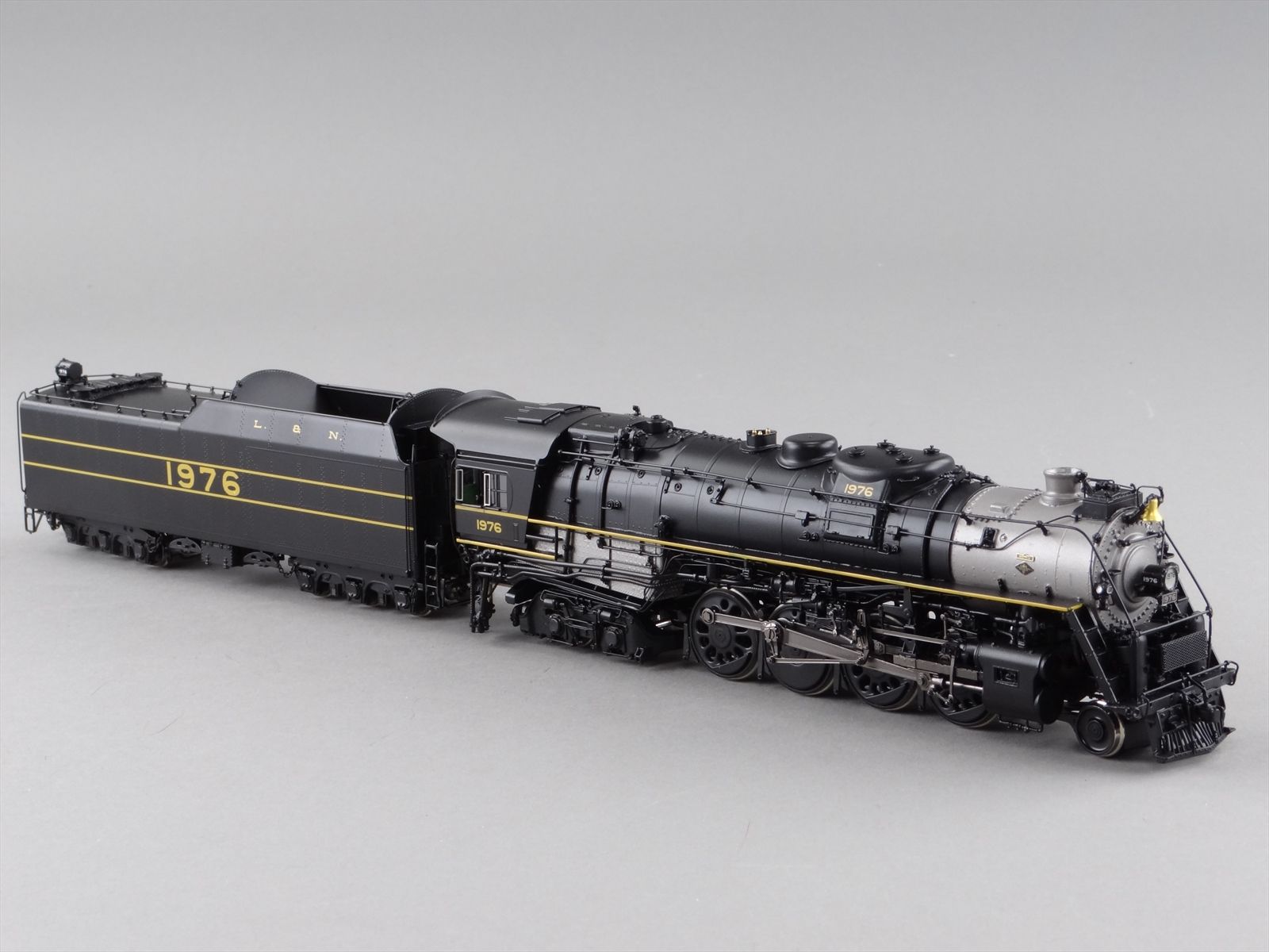 HO Brass Model Train - DP 8223 Division Point L&N Louisville & Nashville LIMA M-1 2-8-4 #1976
