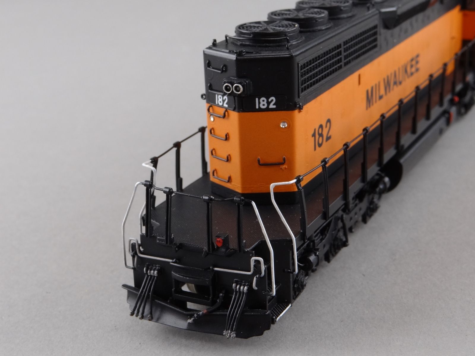 HO Brass Model Train - OMI 6670.1 Overland Milw Milwaukee Road SD40-2 / 30-ERS-6 Diesel #182 w ...