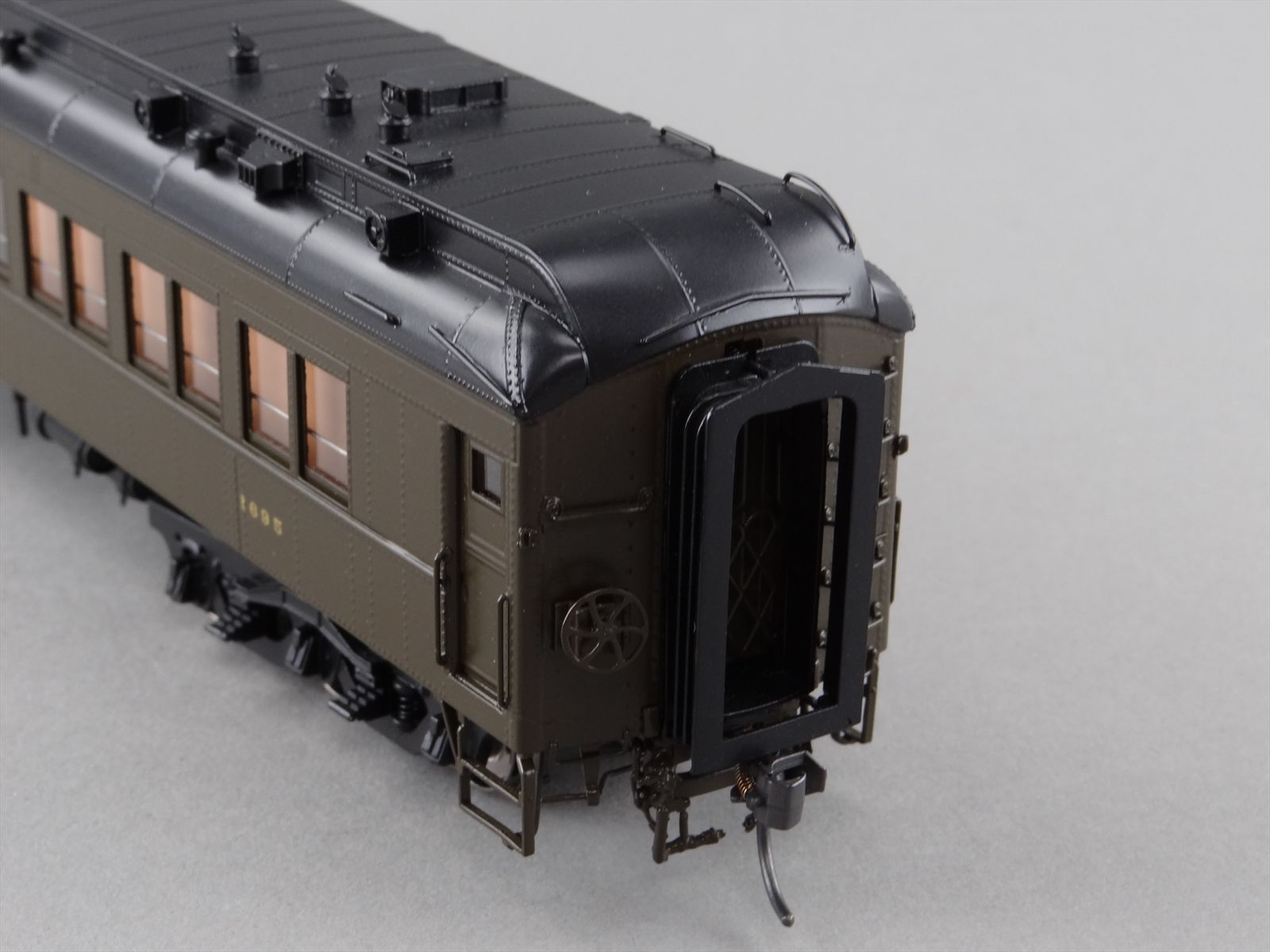 HO Brass Model Train - CIL 2410.1 Challenger NP Pullman Green Dining ...