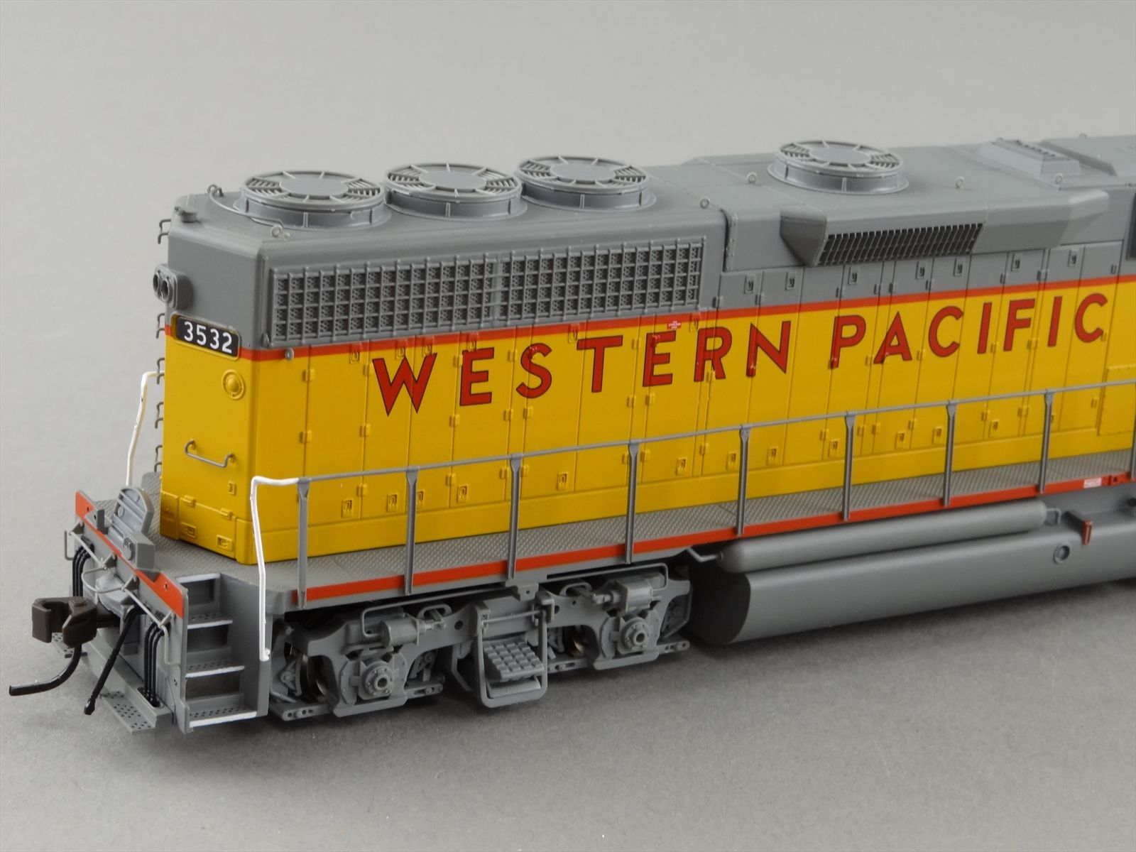 HO Scale Atlas 10000634 WP Western Pacific GP40 Diesel #3532 Master Series - GOLD DC/DCC
